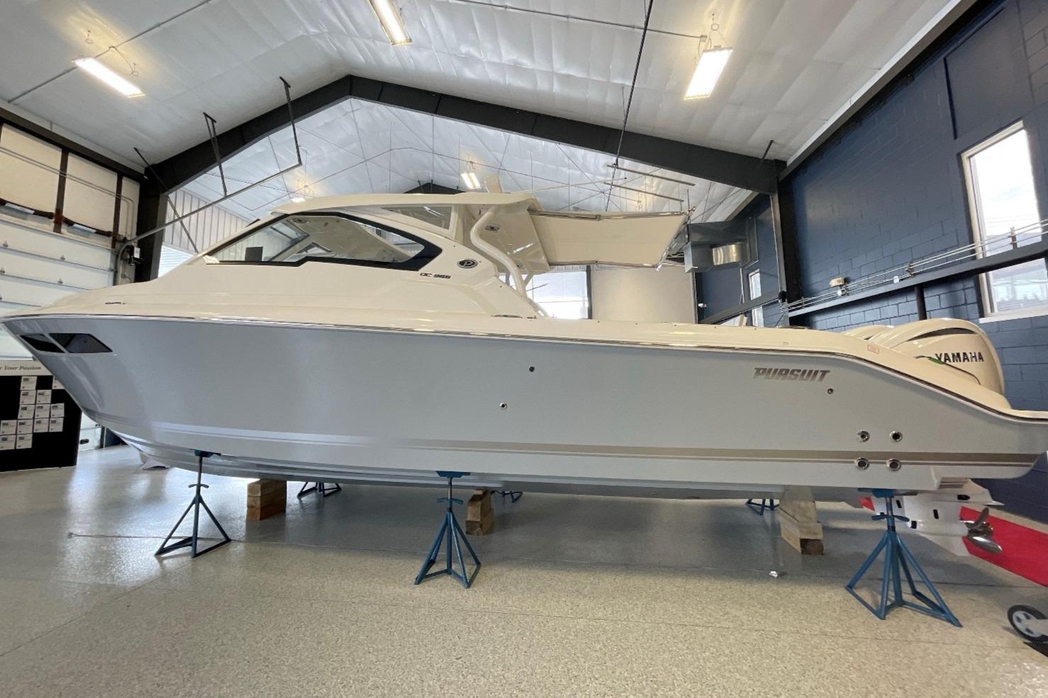 2023 Pursuit 365 DC Dual Console Boote Kaufen - YachtWorld