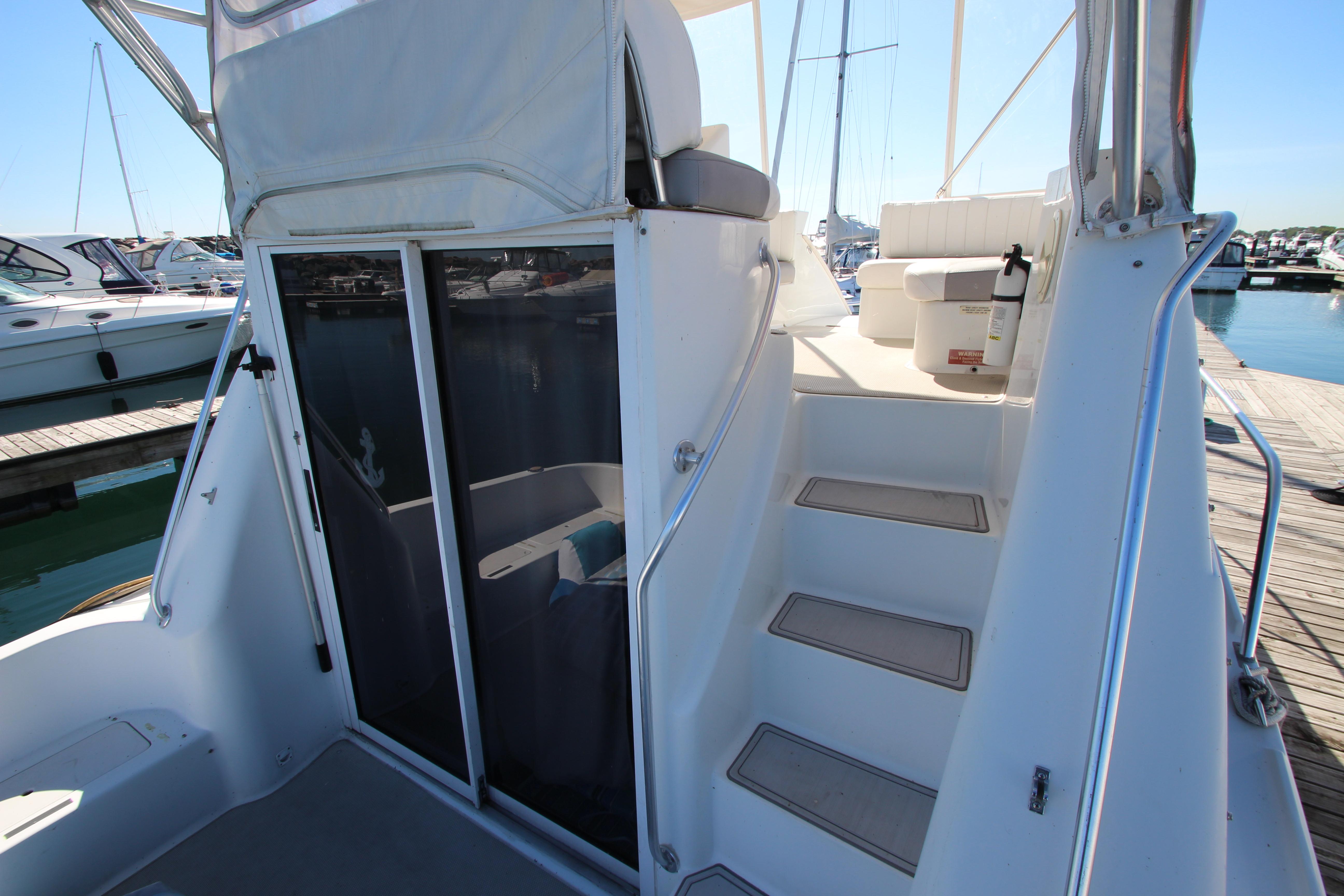 1995 Mainship 31 Sedan Bridge Cruiser for sale - YachtWorld