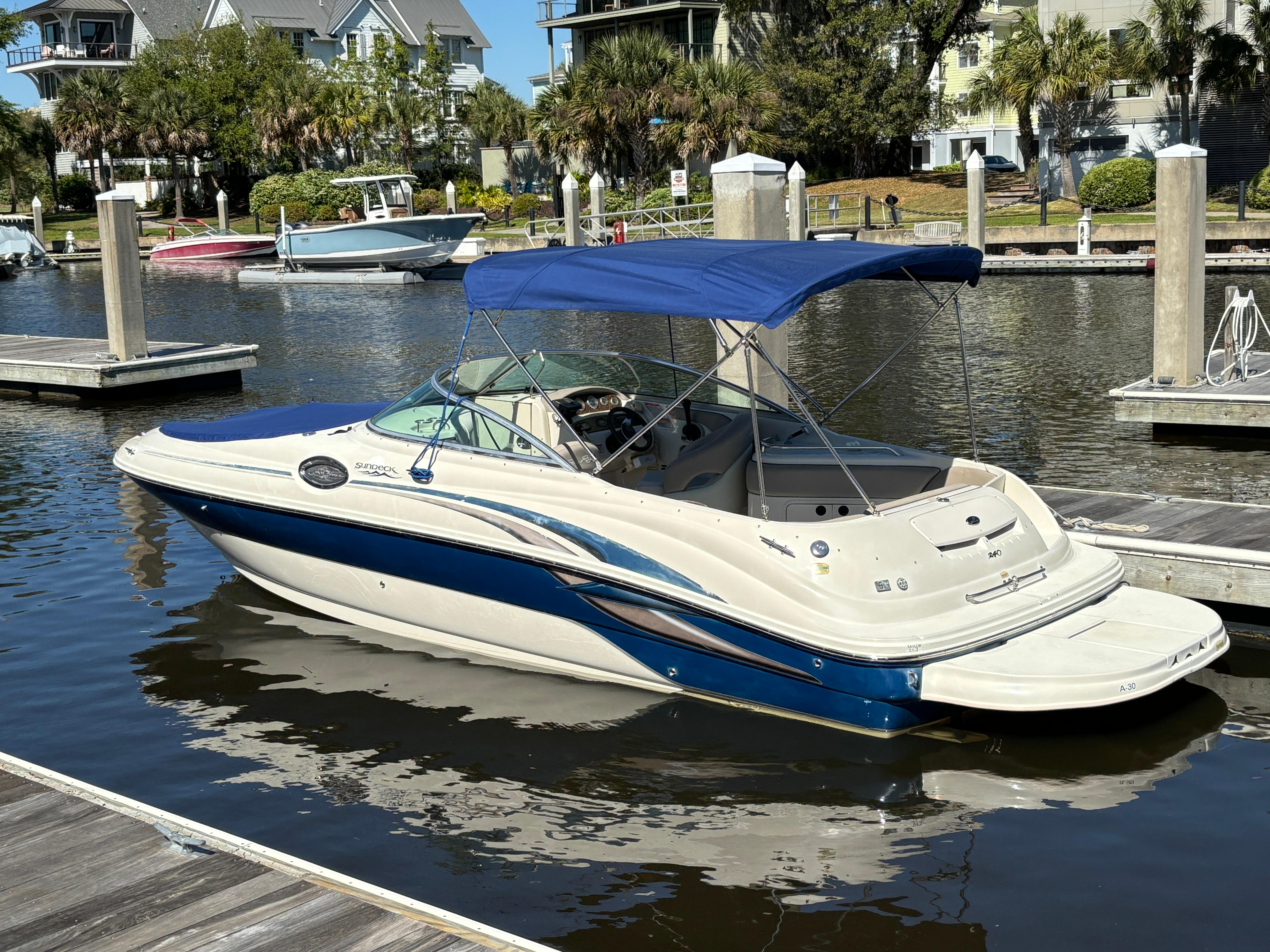 Sea ray sundeck store