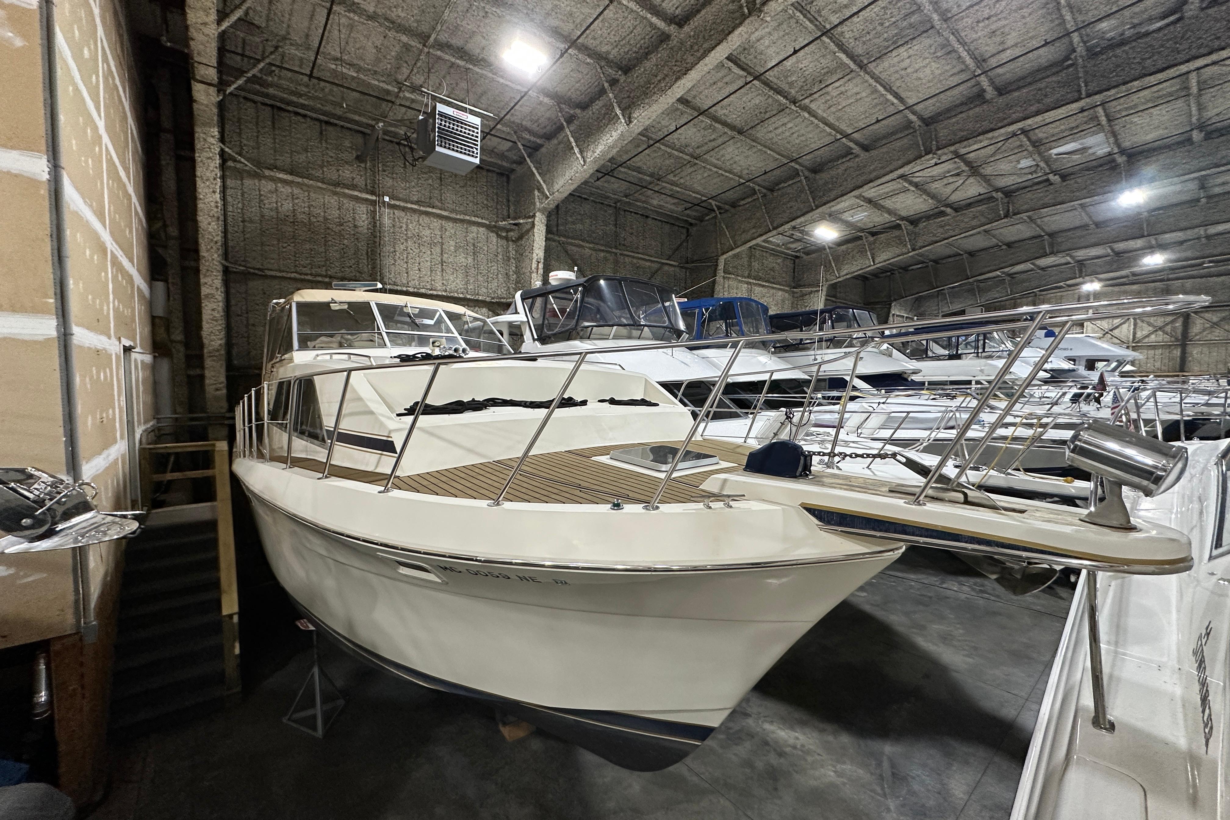 1986 Chris-Craft 381 Catalina Motorcruiser Kaufen - YachtWorld