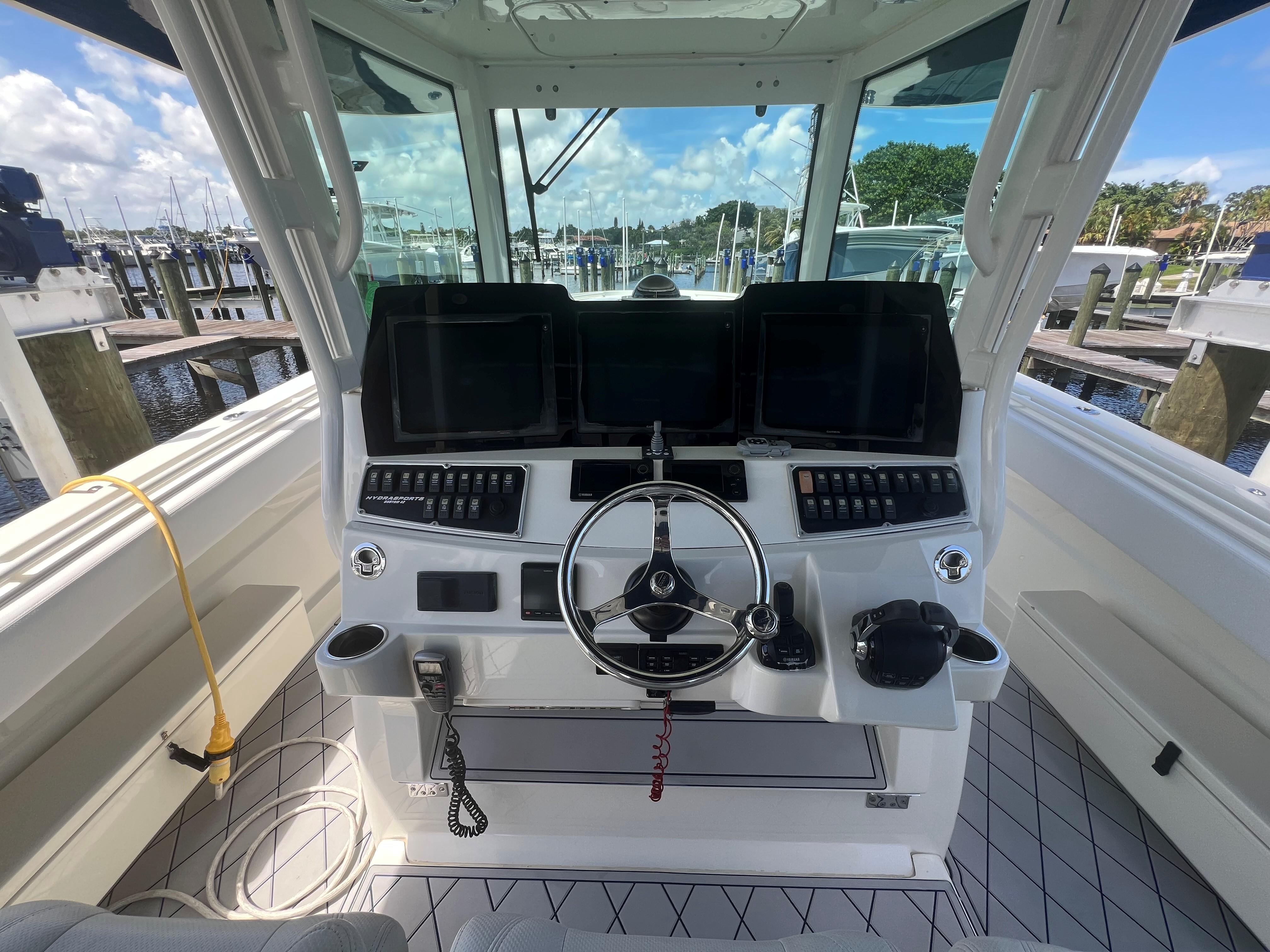 2015 HCB 42 Siesta Center Console for sale - YachtWorld