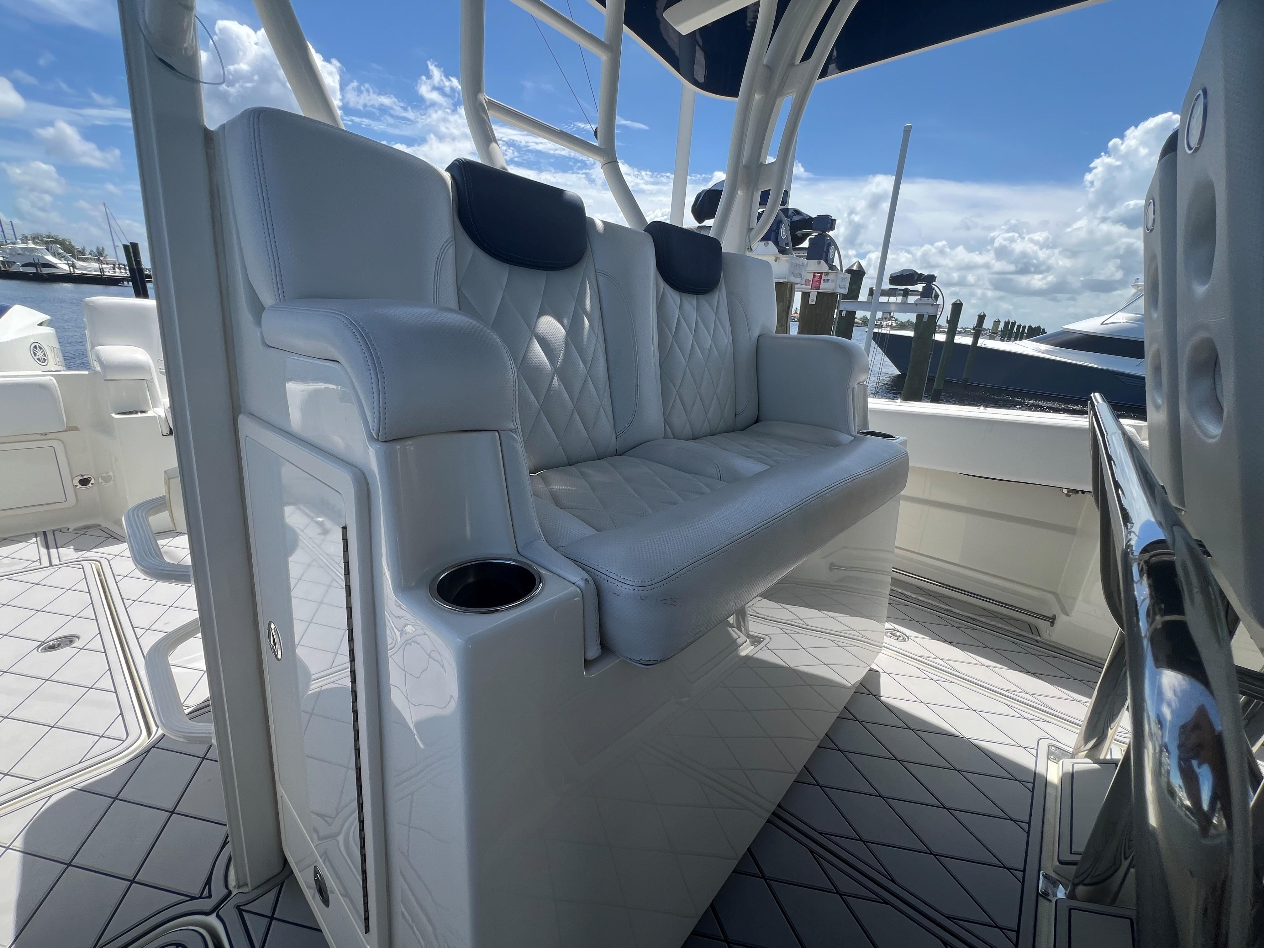 2015 HCB 42 Siesta Center Console for sale - YachtWorld