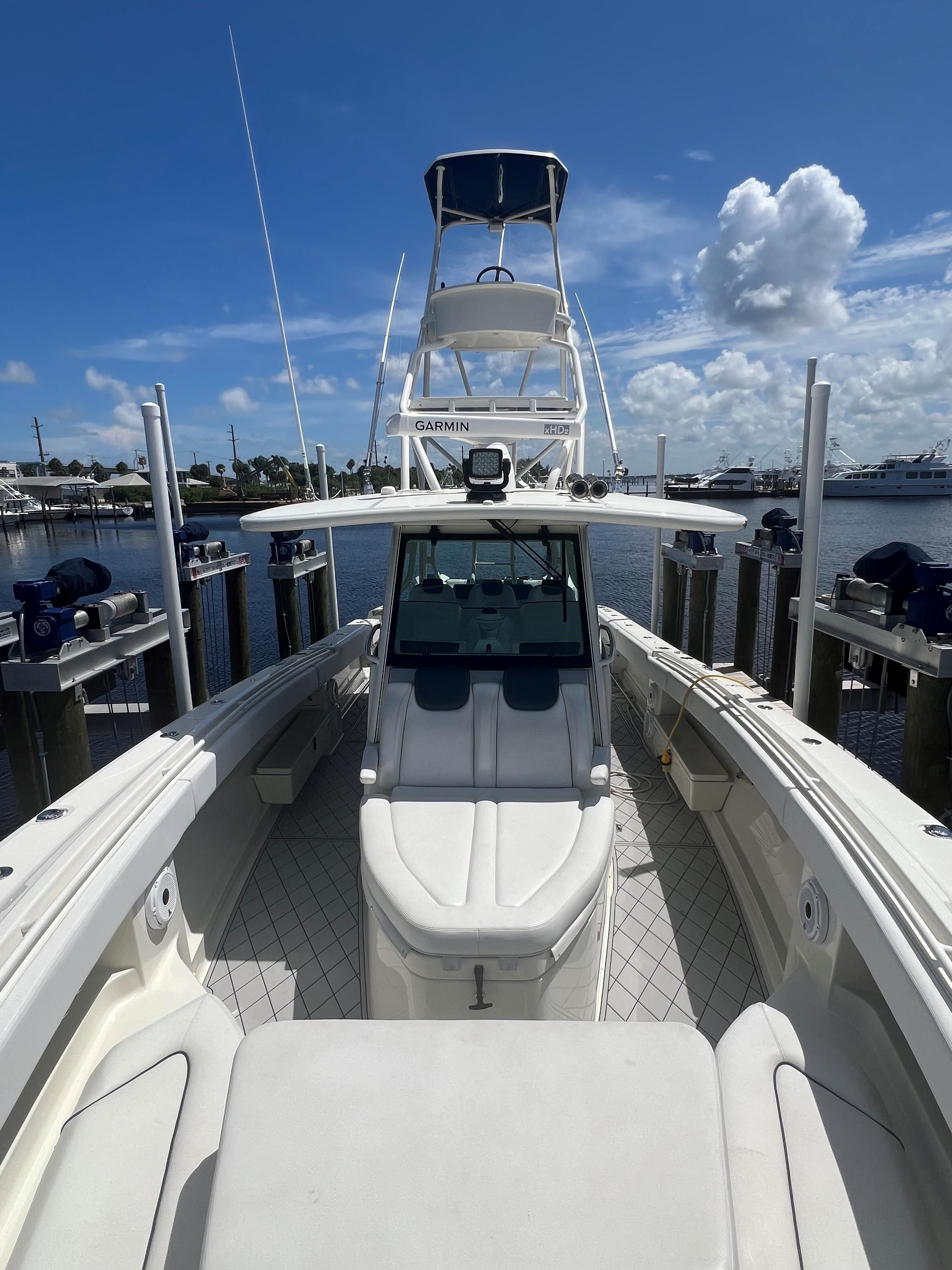 2015 HCB 42 Siesta Center Console for sale - YachtWorld