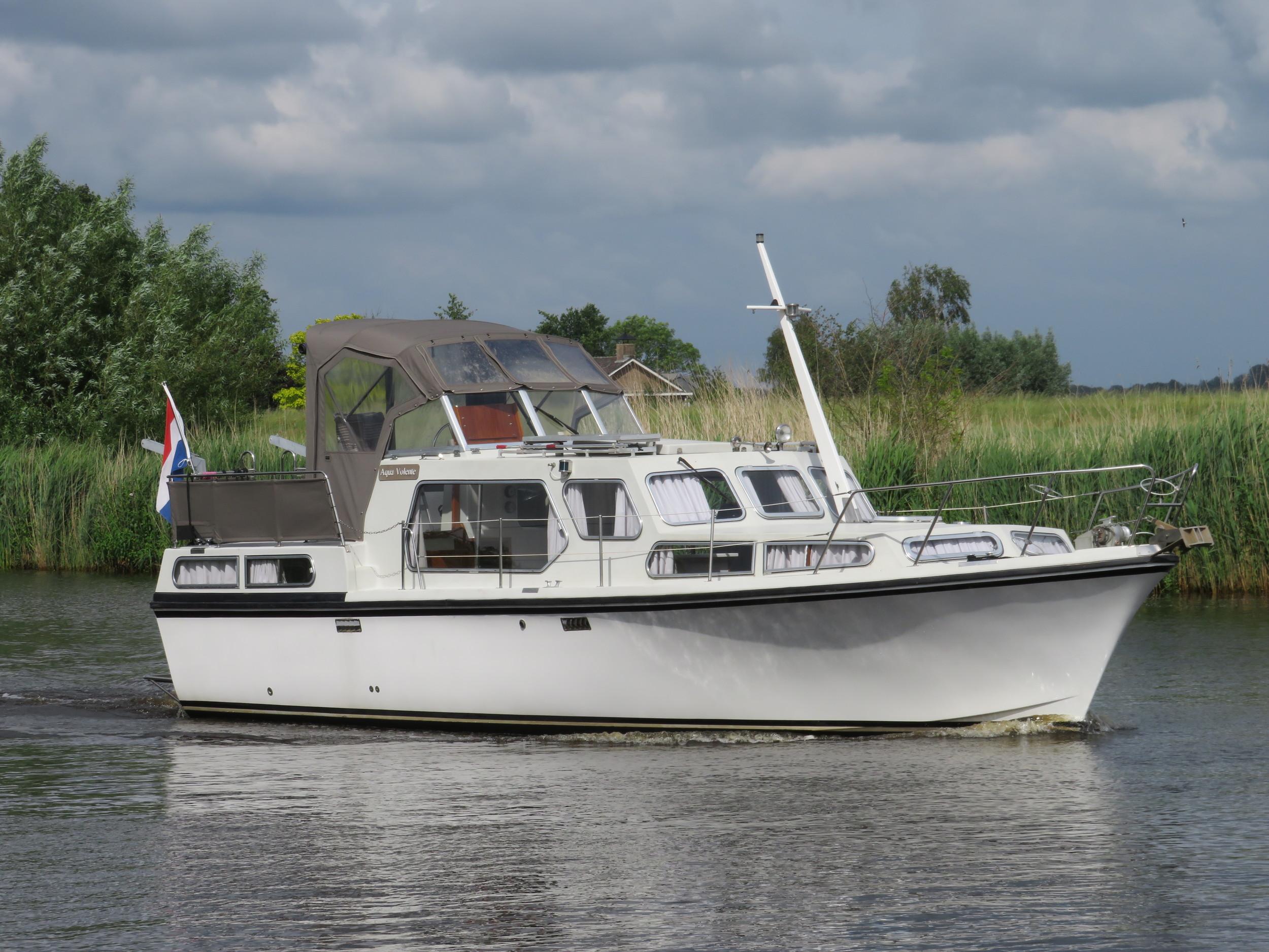 Used 1979 Neptunus 107 Twin | YachtFocus