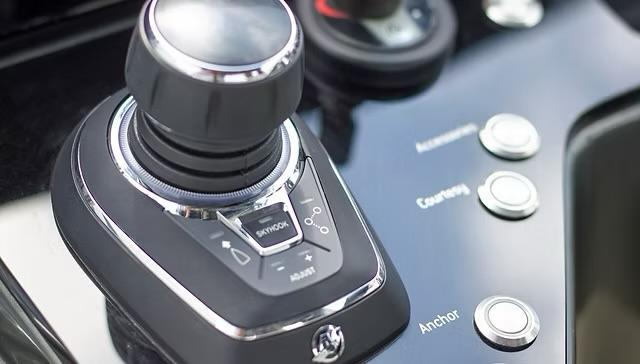 2025 Schaefer V33 Express Cruiser for sale - YachtWorld