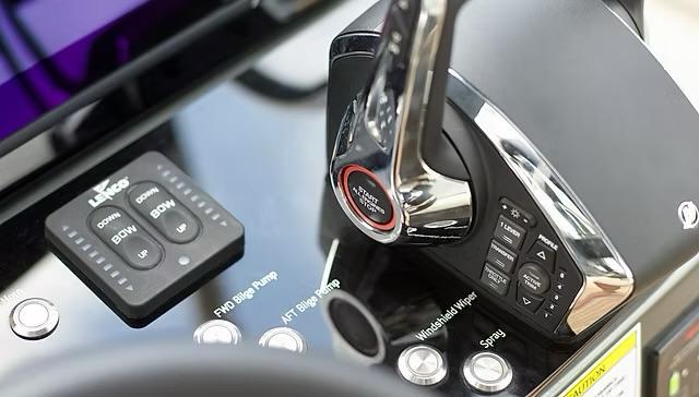 2025 Schaefer V33 Express Cruiser for sale - YachtWorld