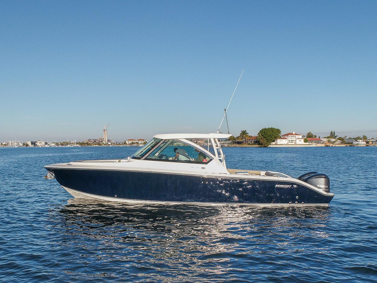 Used 2016 Pursuit DC 325 Dual Console - Florida | TopBoats