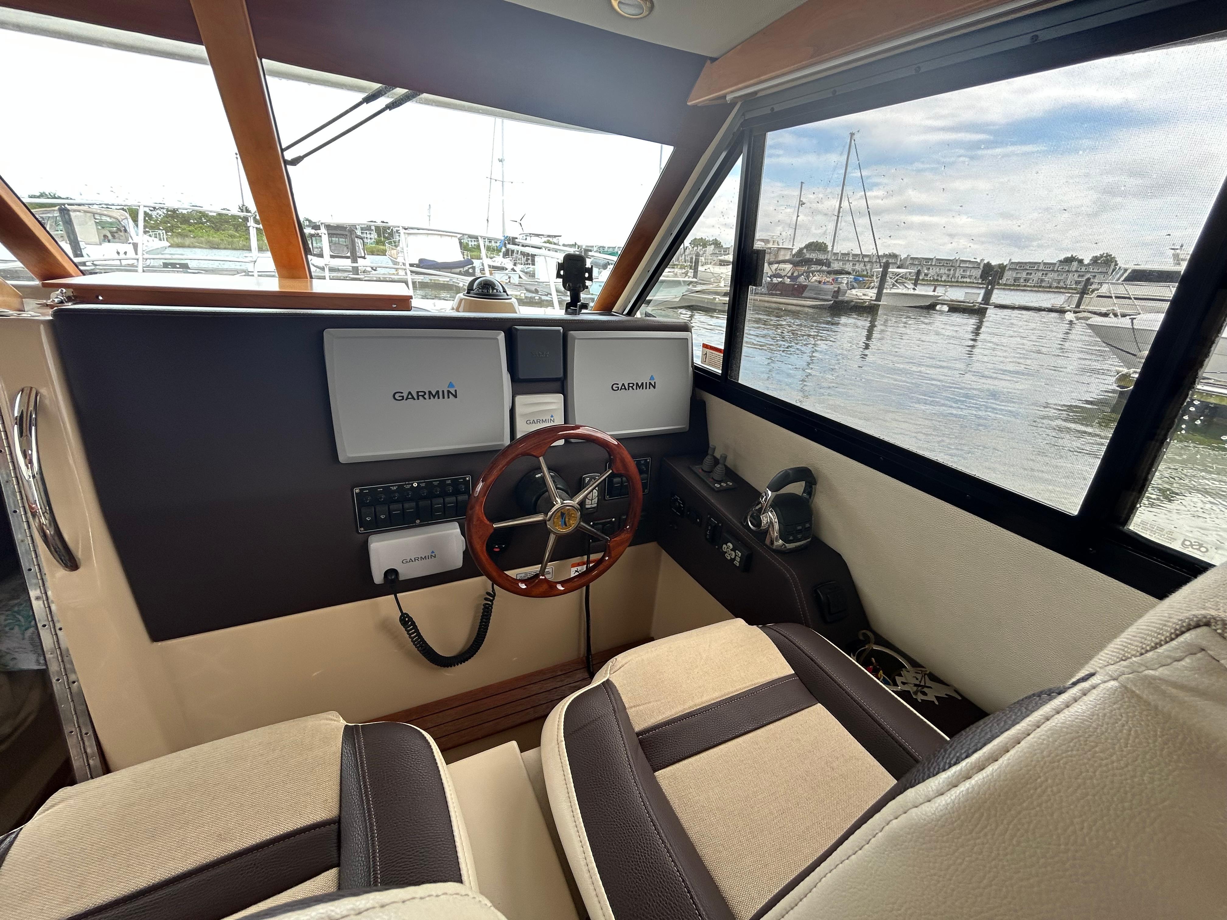 2014 Cutwater C-30 Sedan Downeast Fiskebåt till salu- YachtWorld
