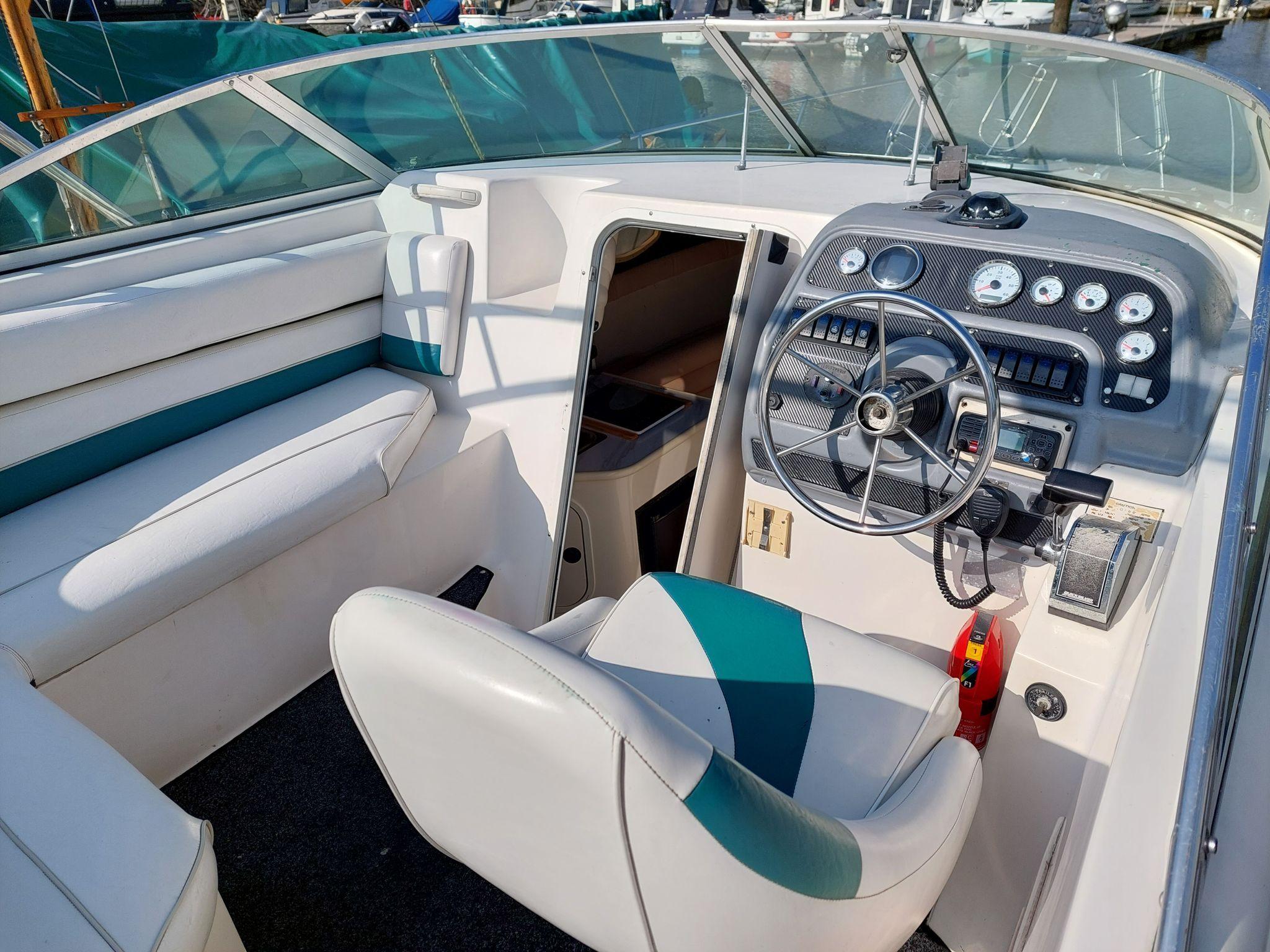 1996 Rinker Fiesta Vee 266 Sports Cruiser for sale - YachtWorld