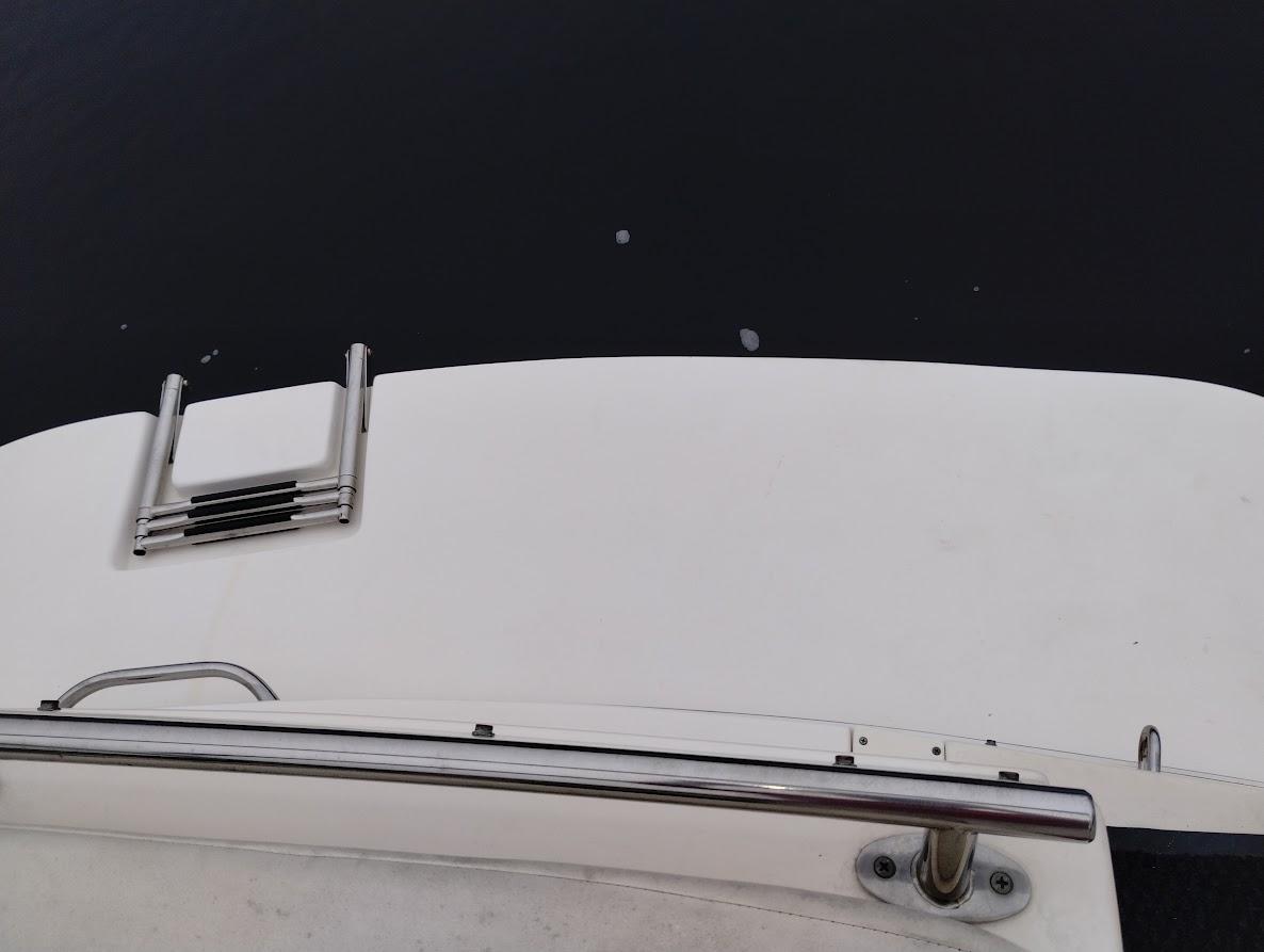 2004 Rinker 250 Fiesta Vee Express Cruiser for sale - YachtWorld