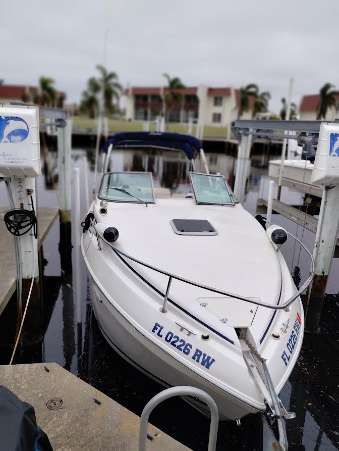 2004 Rinker 250 Fiesta Vee Express Cruiser for sale - YachtWorld