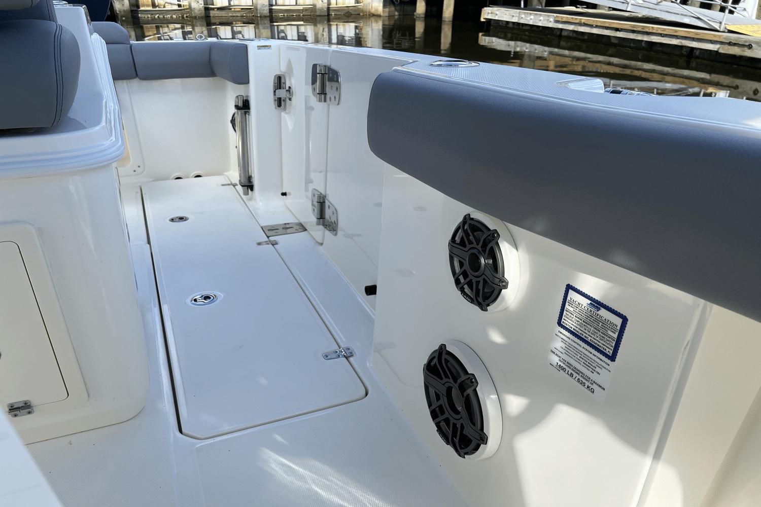 2024 Boston Whaler 280 Outrage Centre Console for sale - YachtWorld