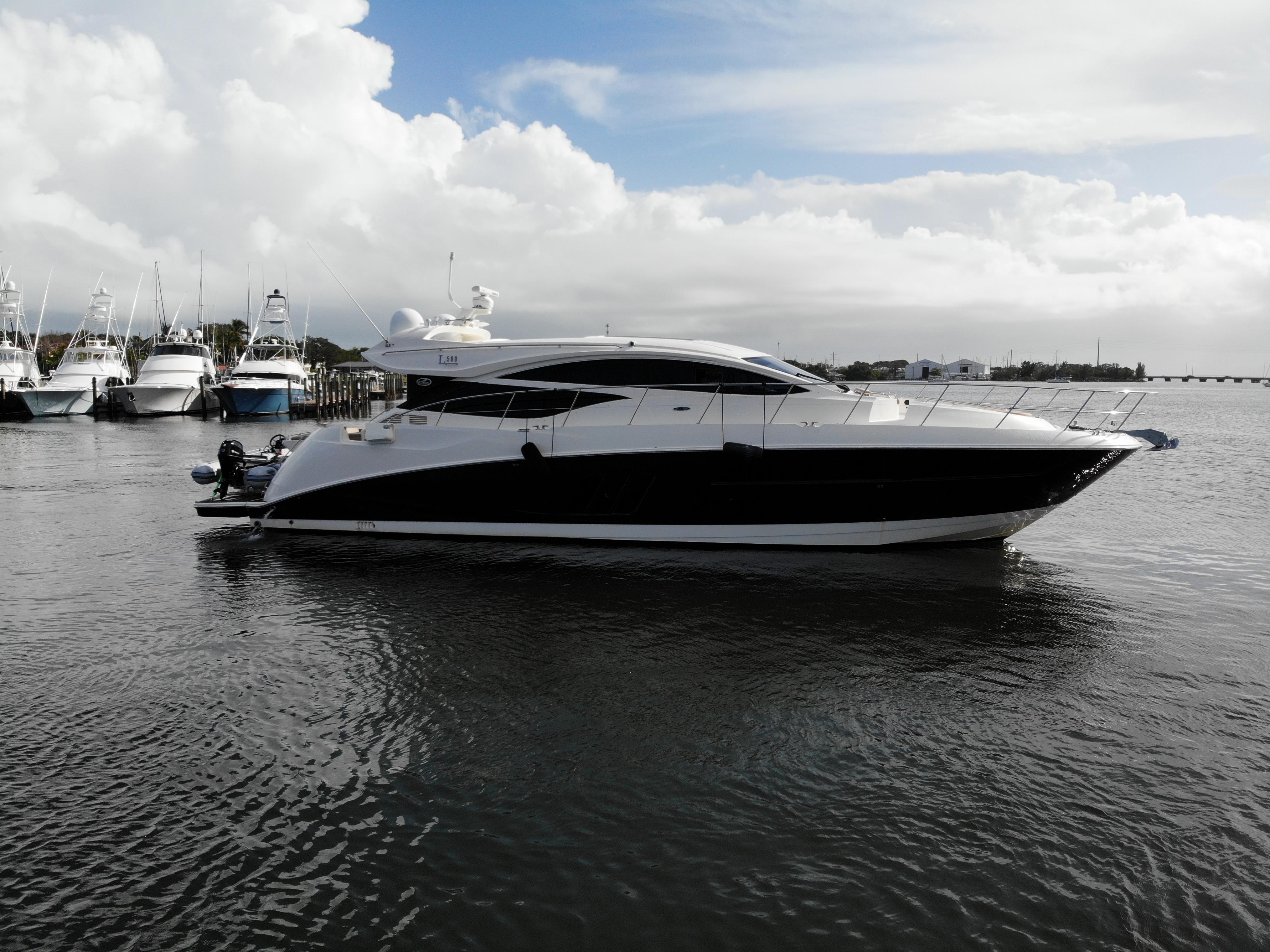 2017 Sea Ray L590 Motor Yachts for sale - YachtWorld