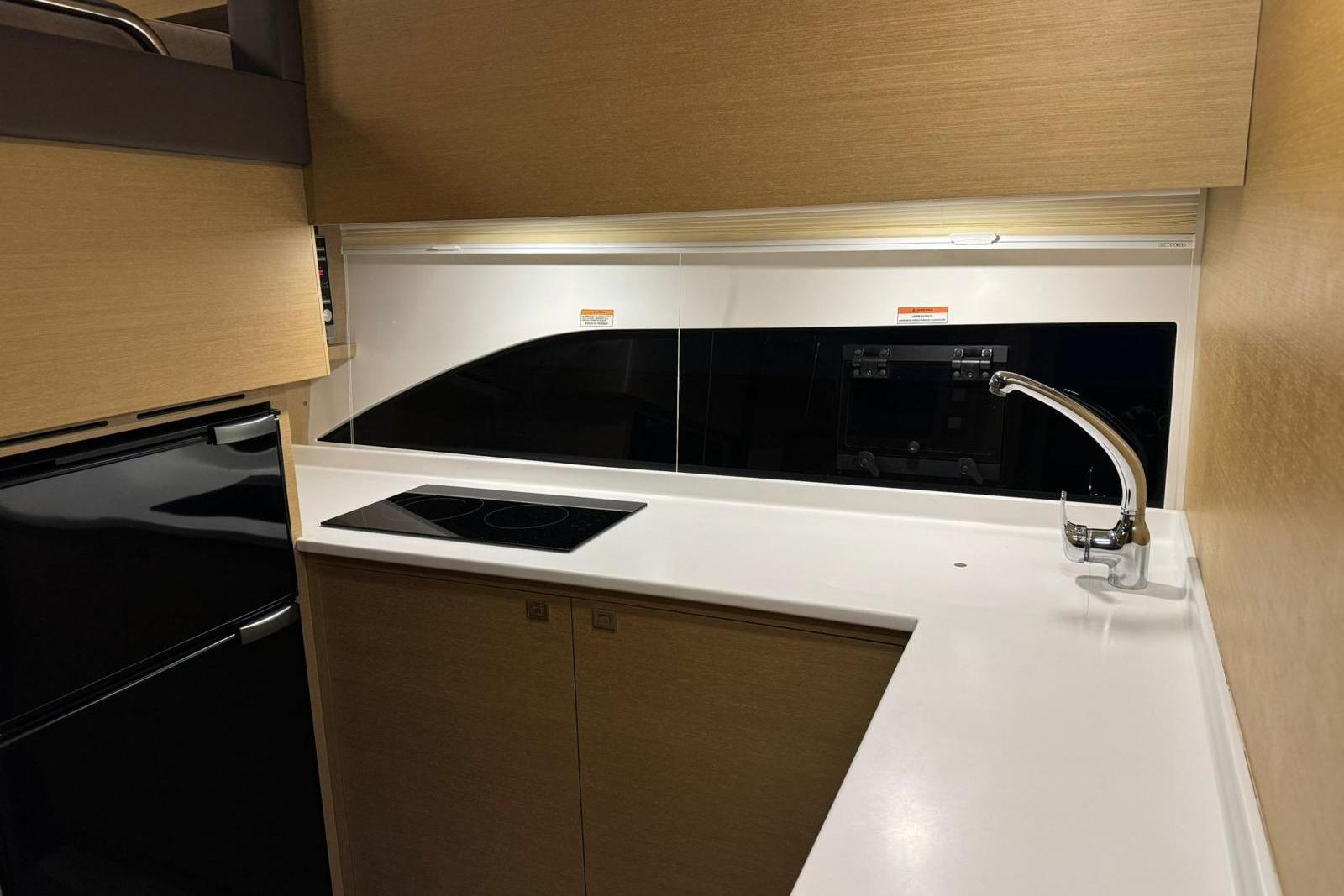 2018 Rodman Spirit 42 Coupé Motor Yachts for sale - YachtWorld