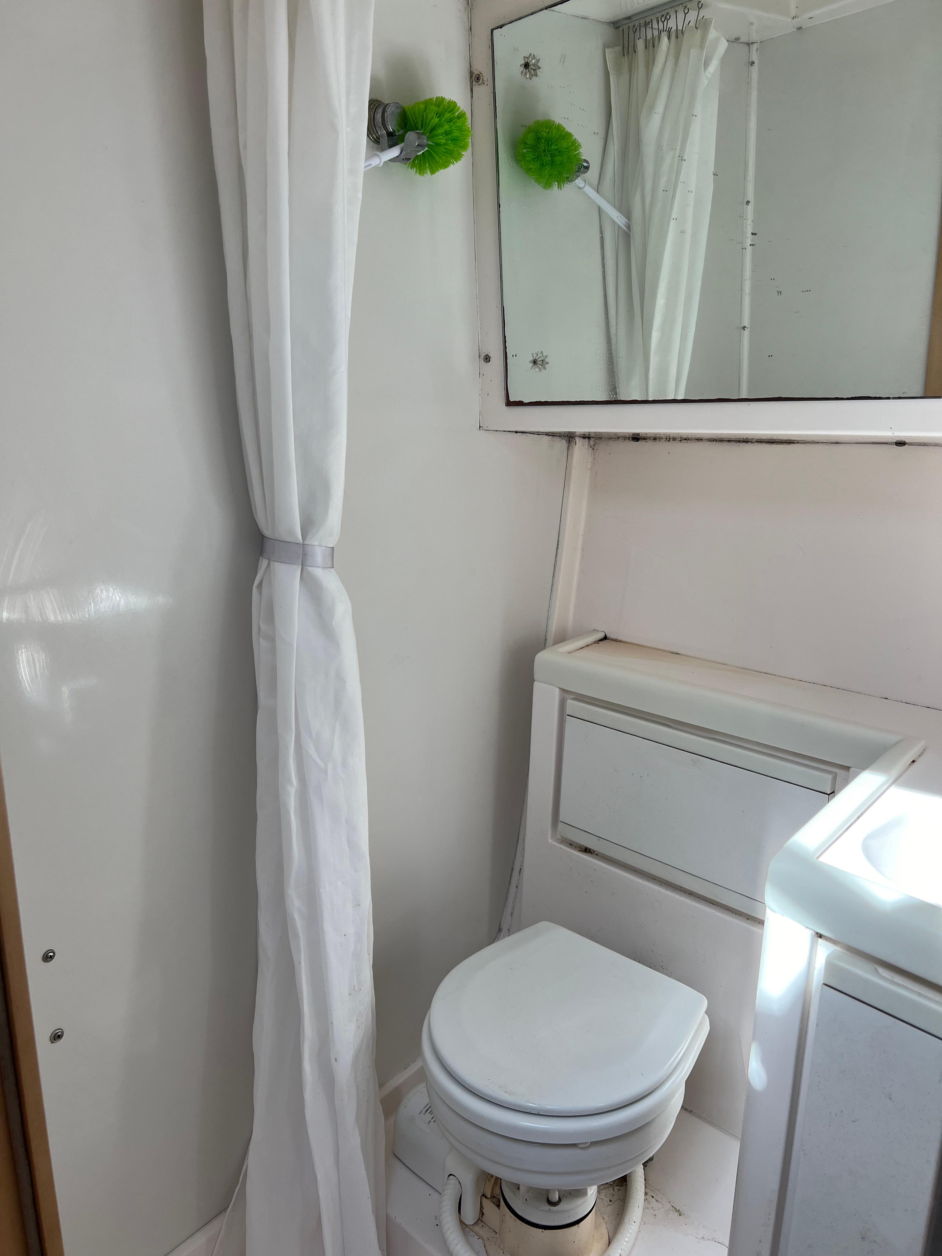 1995 Bertram 30 Moppie Sport Fishing for sale - YachtWorld