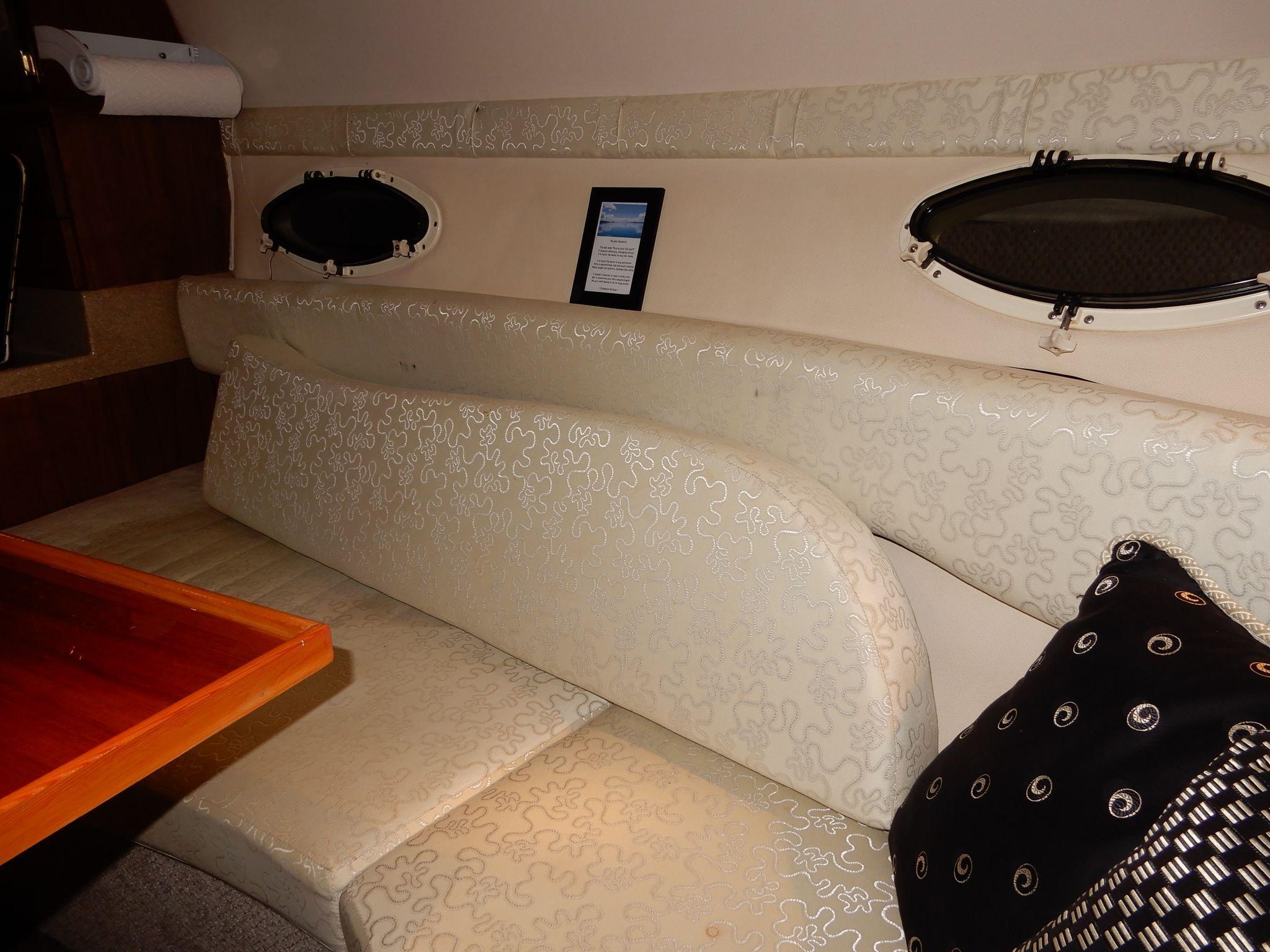 2003 Larson Cabrio 274 Mid Cabin Sports Cruiser for sale - YachtWorld