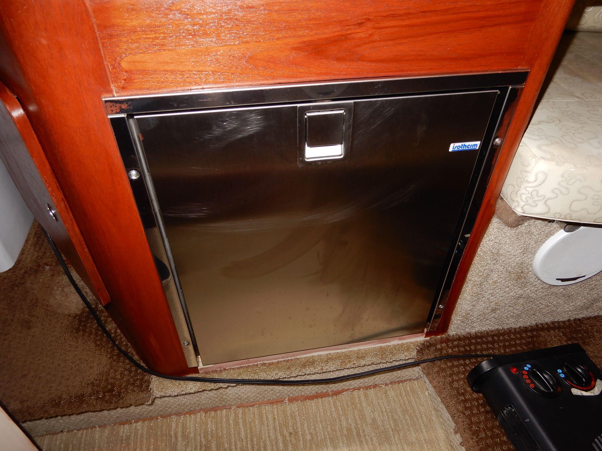 2003 Larson Cabrio 274 Mid Cabin Sports Cruiser for sale - YachtWorld