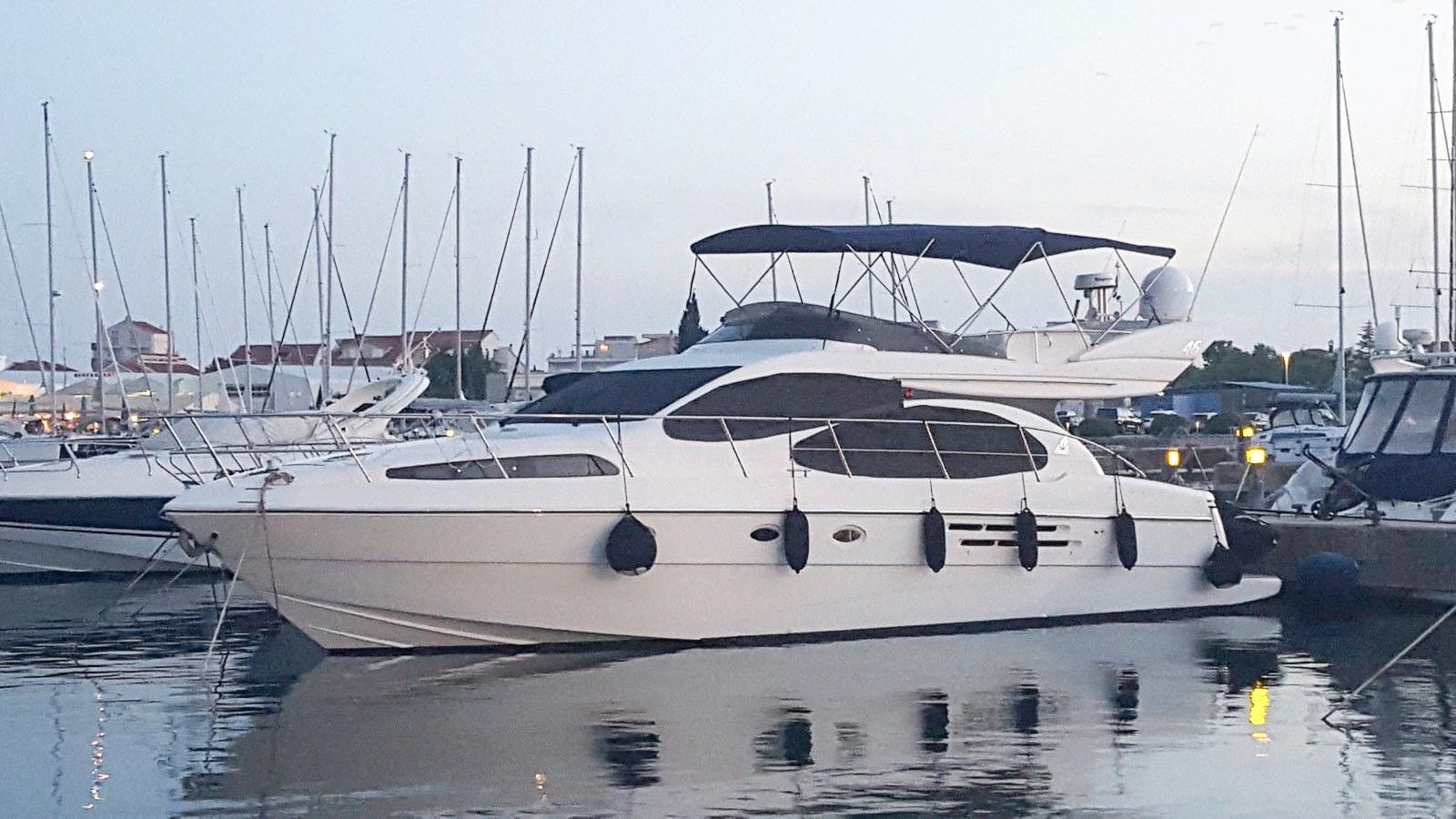 2002 Azimut 46 Motor Yacht for sale - YachtWorld