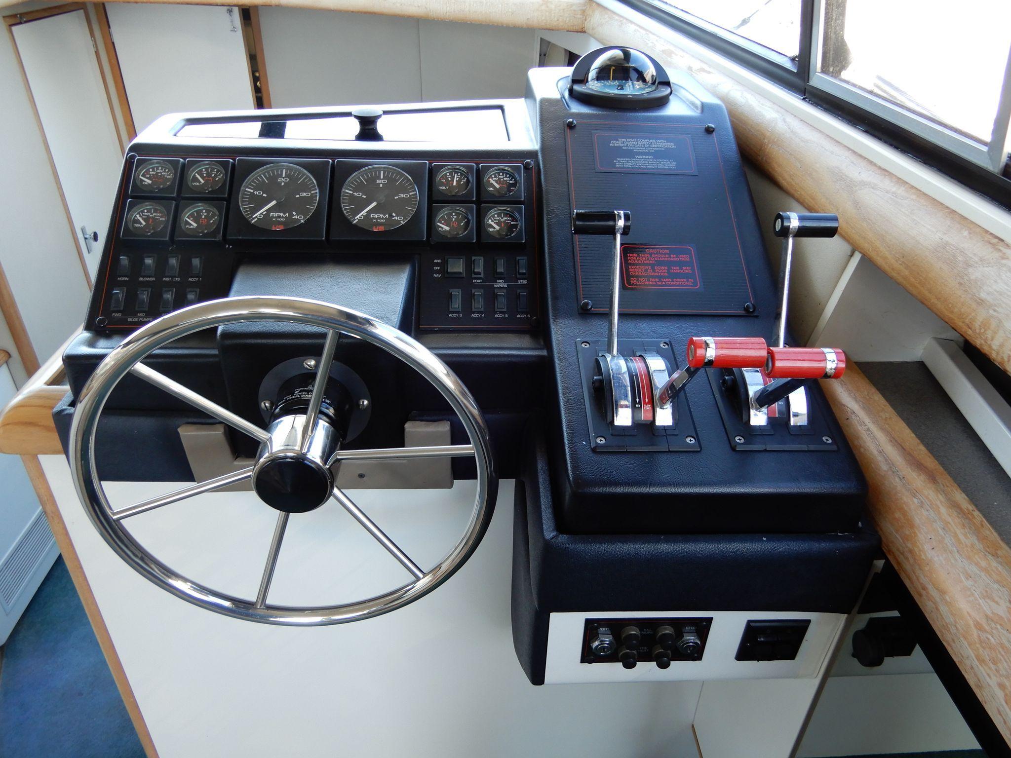 1991 Bayliner 4387 Motoryachter til salgs- YachtWorld