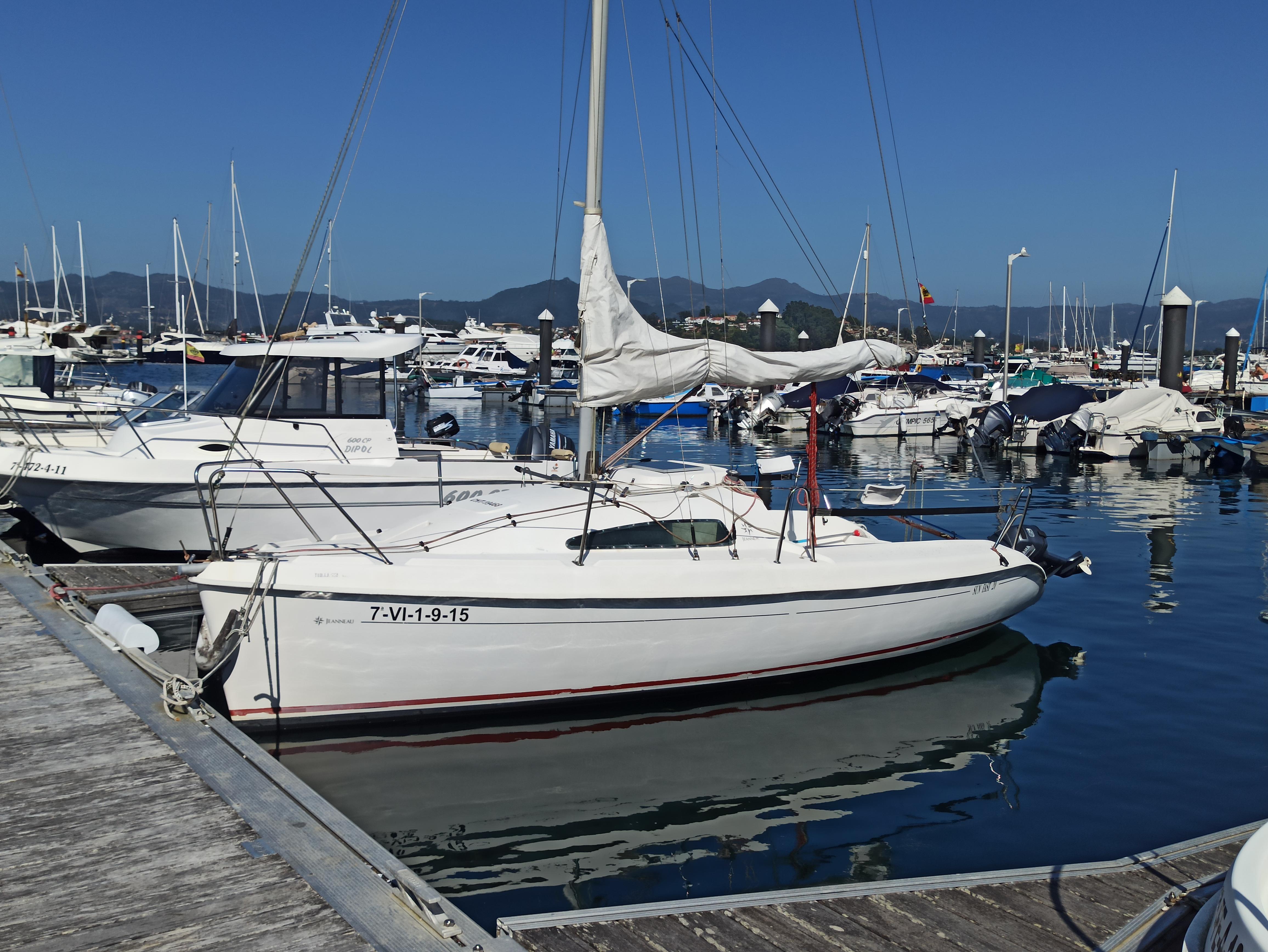Used 1995 Jeanneau Sun Fast 20 - Pontevedra | TopBoats