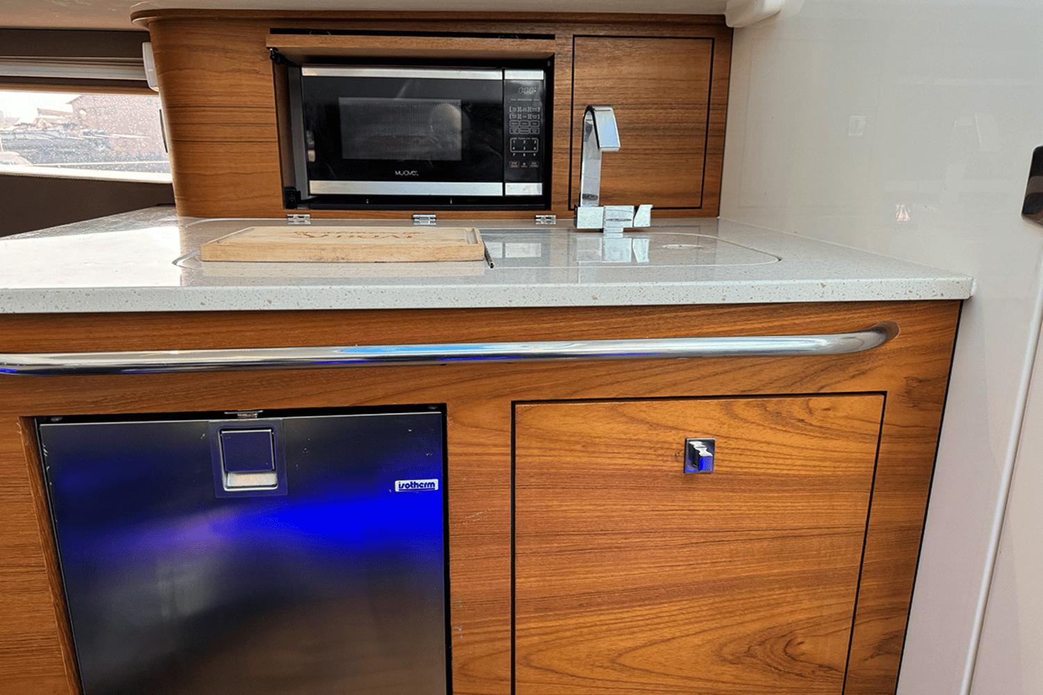 2019 Boston Whaler 420 Outrage Center Console for sale - YachtWorld