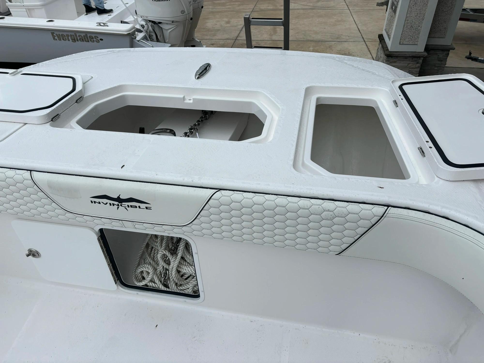 2024 Invincible 35 Catamaran Barcos de consola central en venta ...