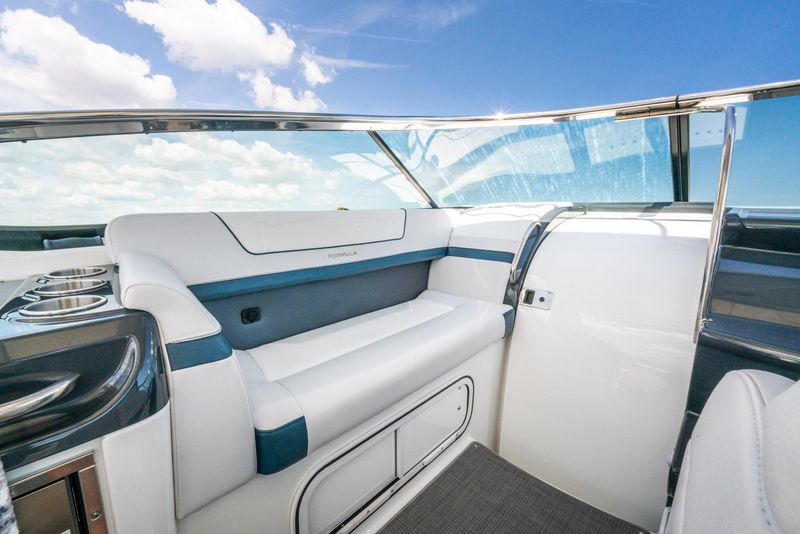 2021 Formula 350 Sun Sport - Weber Yachts