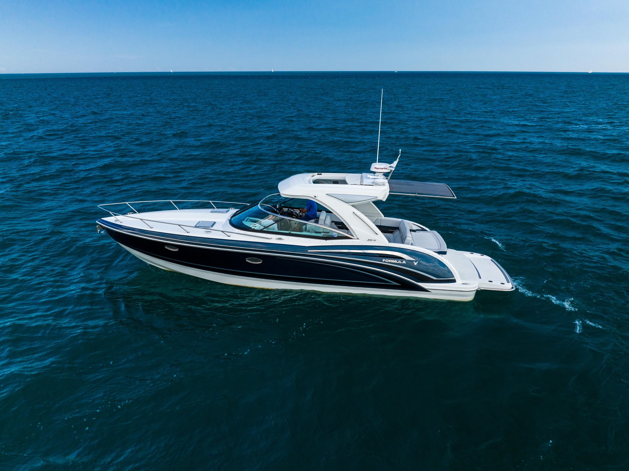 1999 Venture 34 Center Console w/ Warranties - Weber Yachts