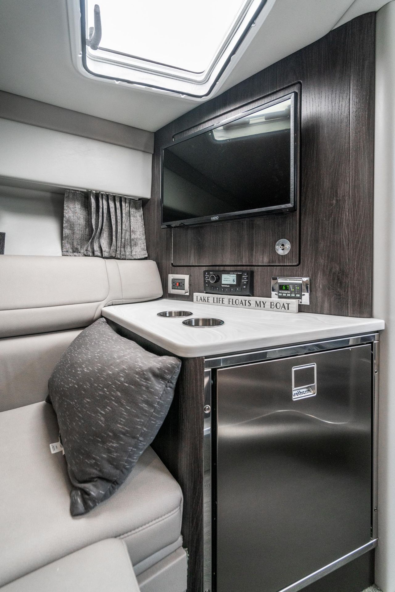 2021 Formula 350 Sun Sport - Weber Yachts