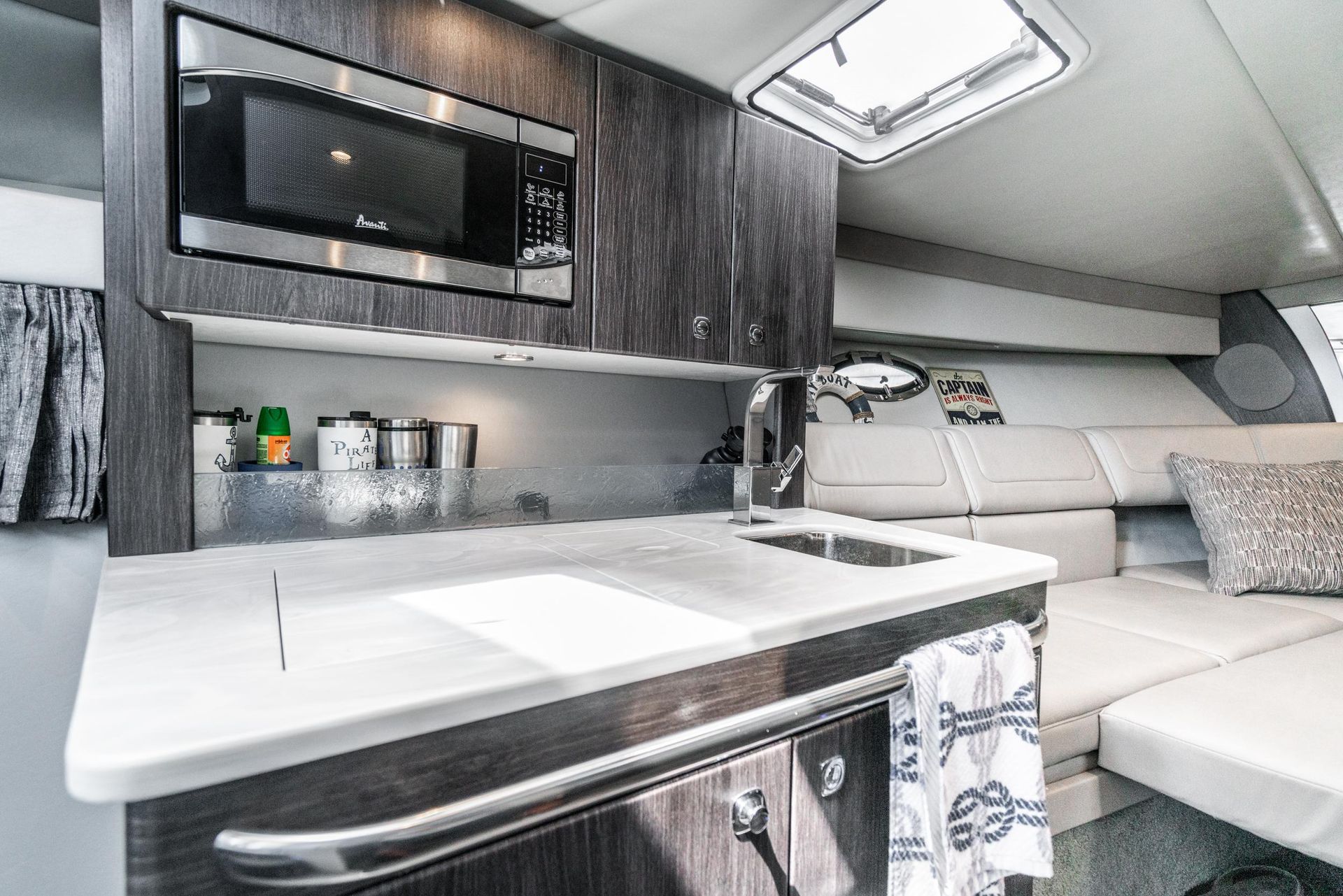 2021 Formula 350 Sun Sport - Weber Yachts