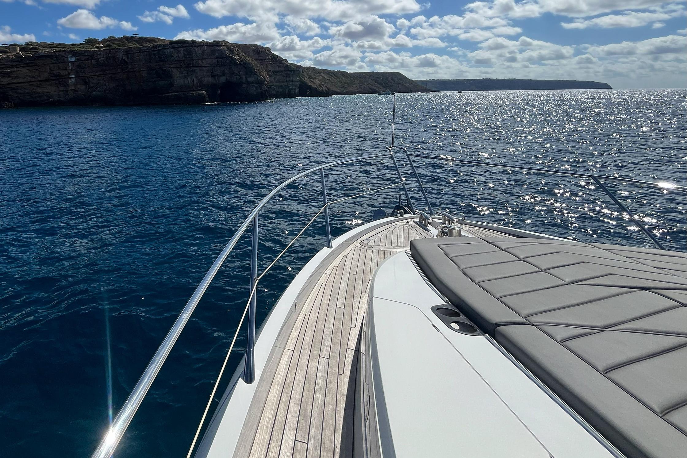 2023 Sunseeker Predator 74 XPS Motor Yacht for sale - YachtWorld