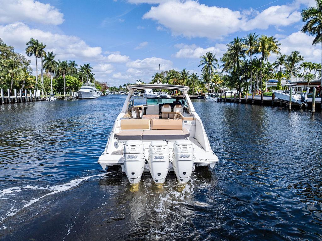 2019 Sea Ray SLX 400 Outboard Bowrider for sale - YachtWorld