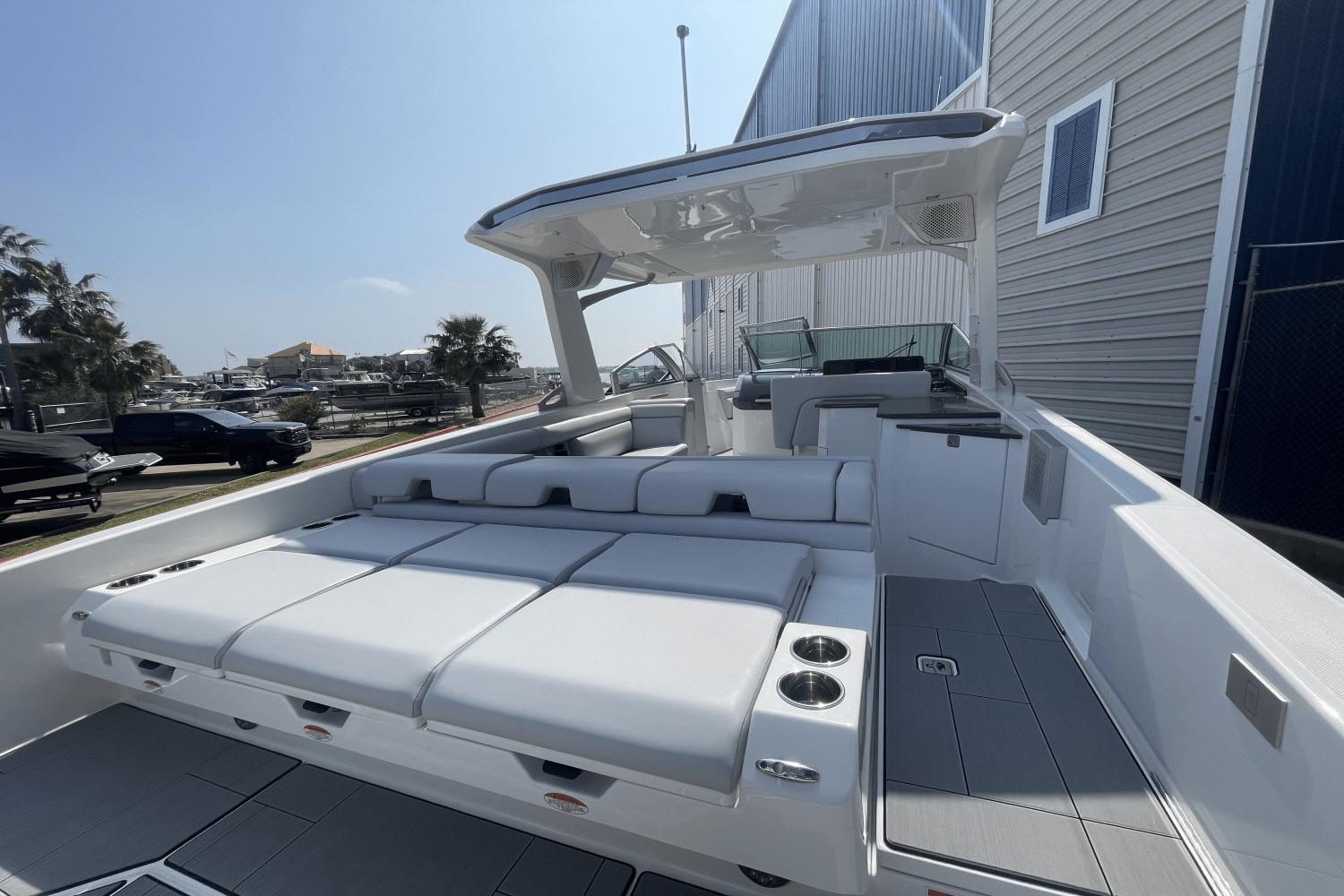 2024 Aviara AV32 Outboard Runabout for sale - YachtWorld
