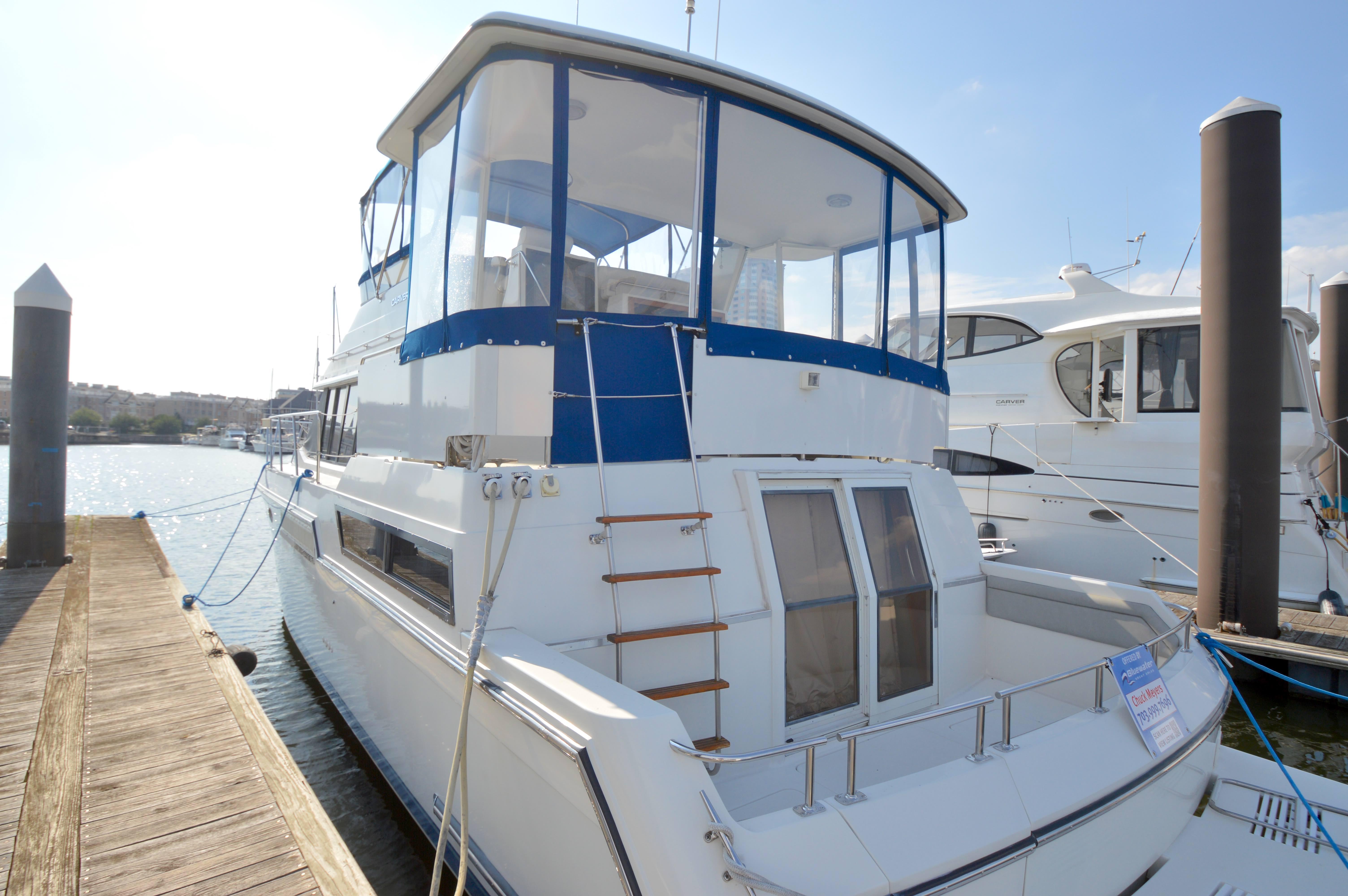 1991 Carver 43 Cockpit Motoryacht Takakajuutta myytävät - YachtWorld