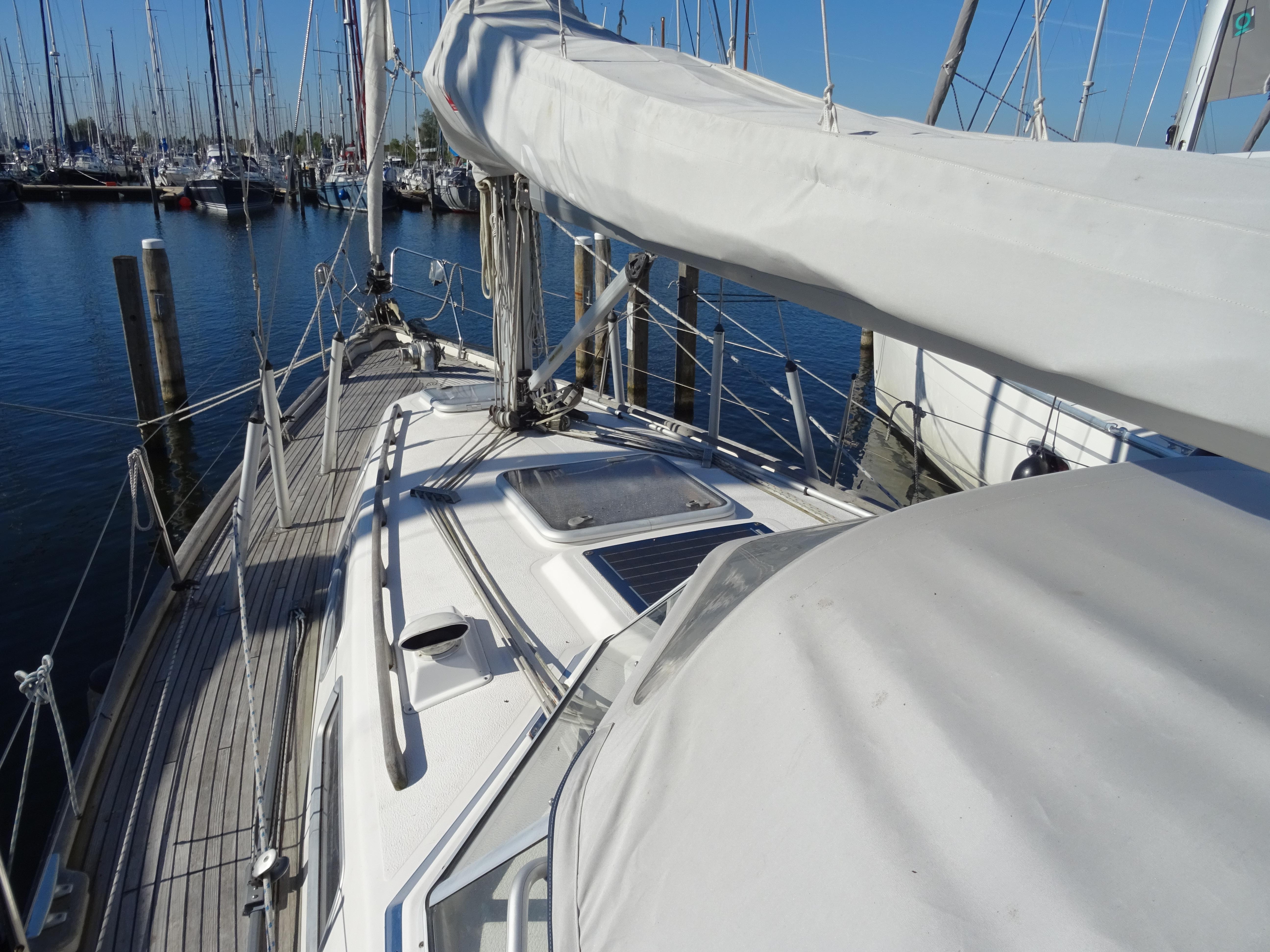 2002 Hallberg-Rassy 34 Cruiser for sale - YachtWorld