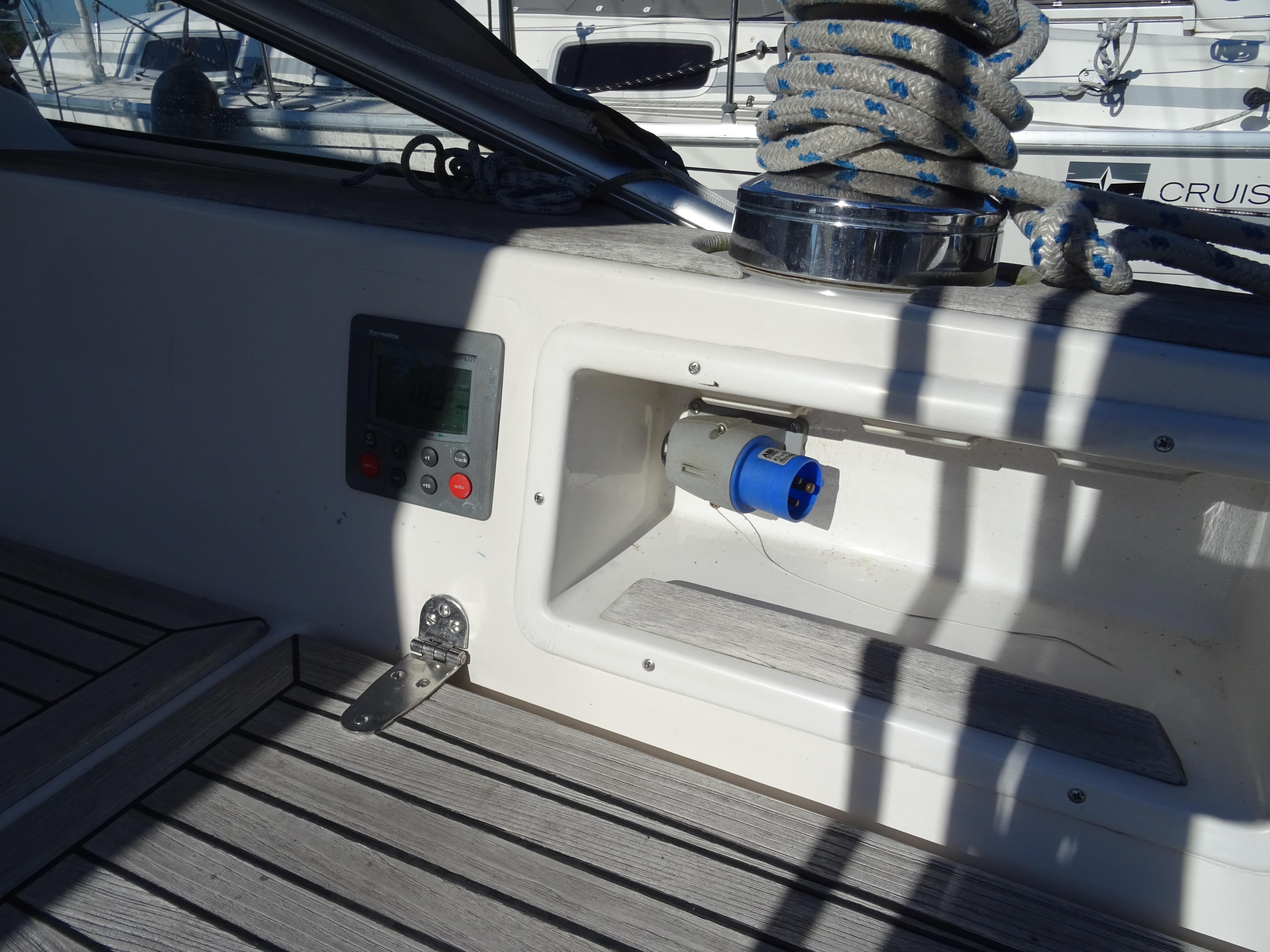 2002 Hallberg-Rassy 34 Cruiser for sale - YachtWorld