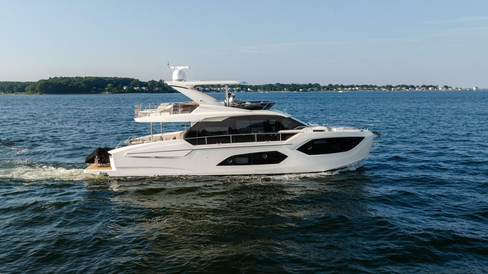 Used 2023 Absolute 60 Fly - 83 - Var | YachtFocus