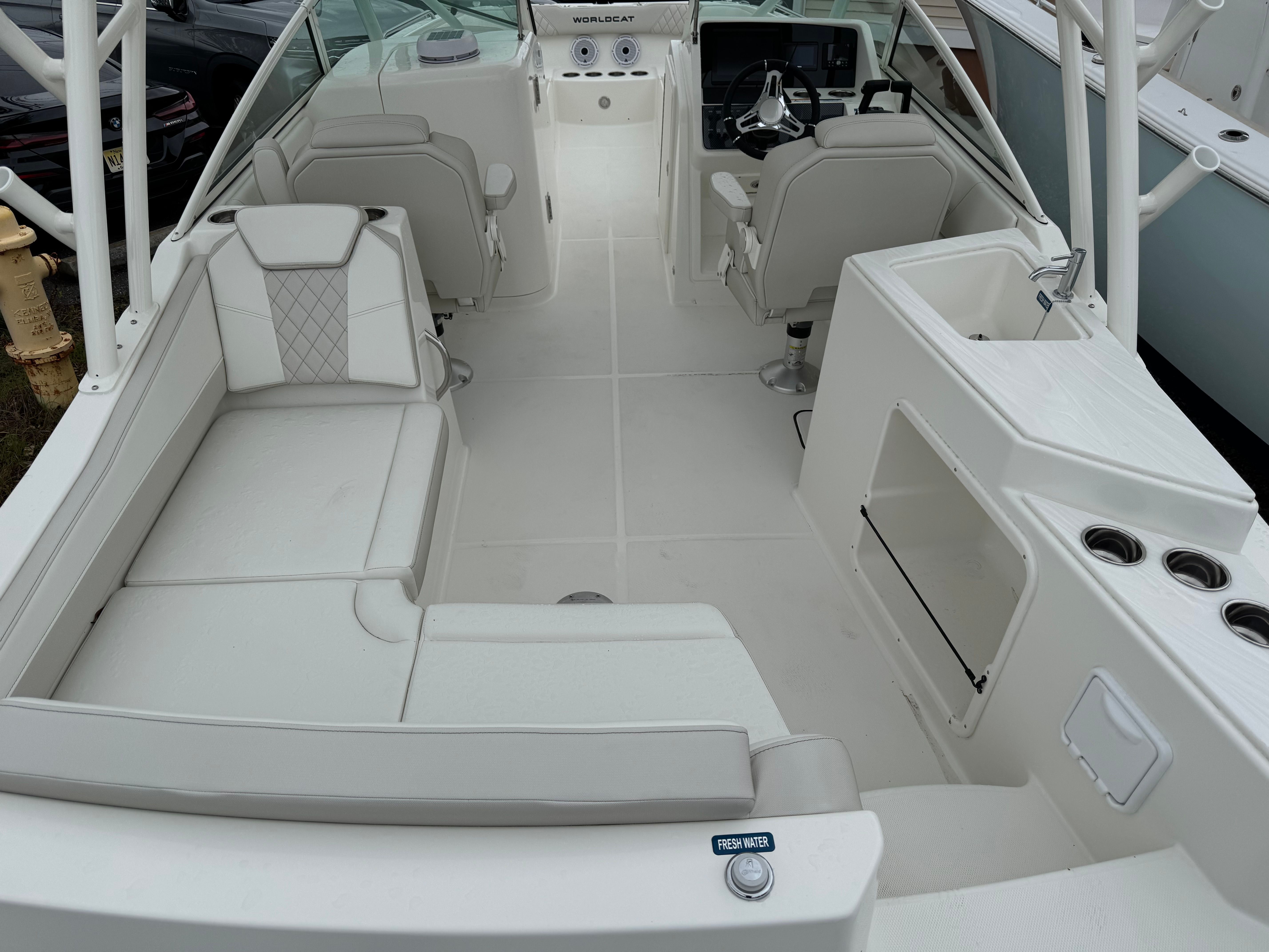 2025 World Cat 230 SD Dual Console for sale - YachtWorld