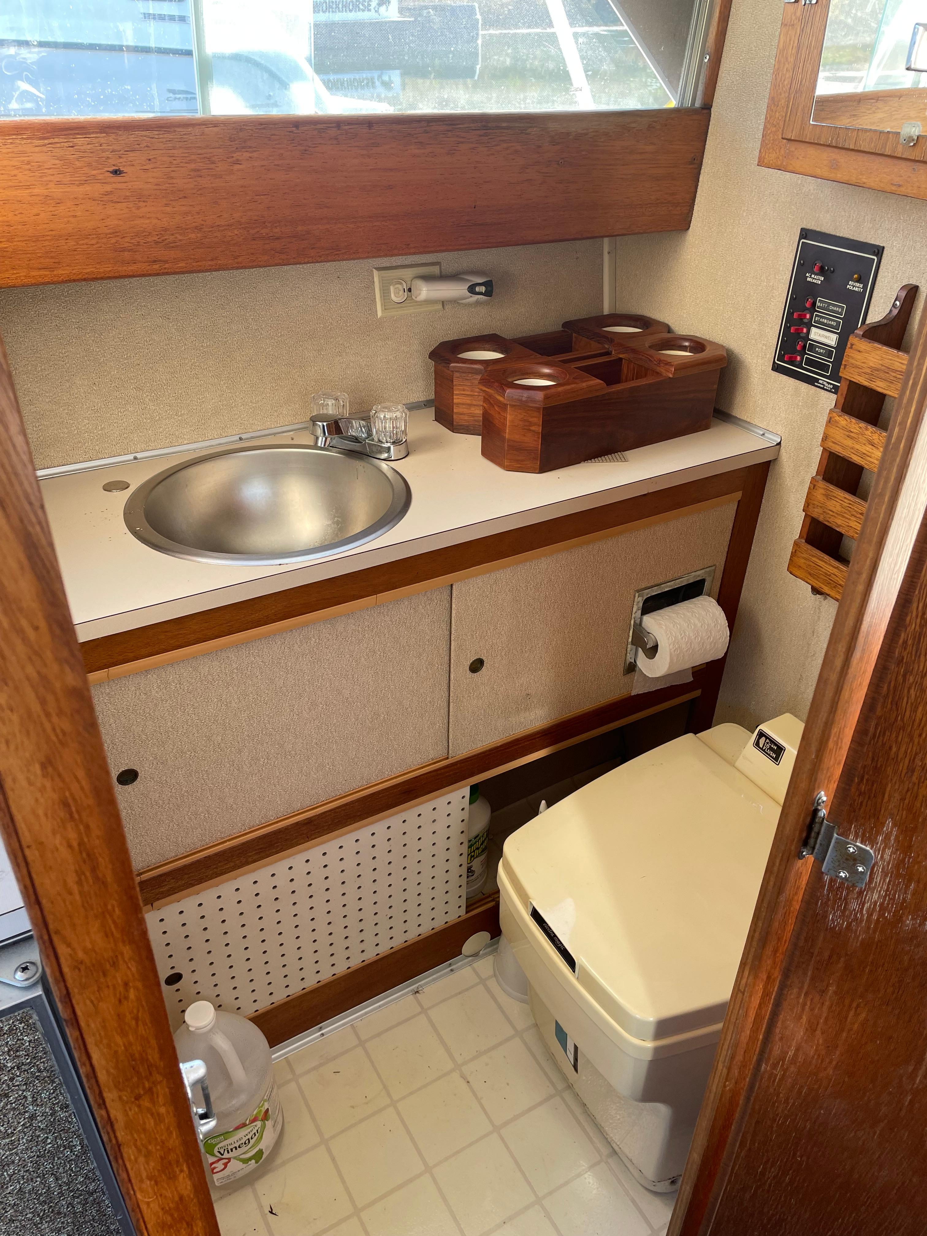 1972 Marinette 28 Express Cruiser for sale - YachtWorld