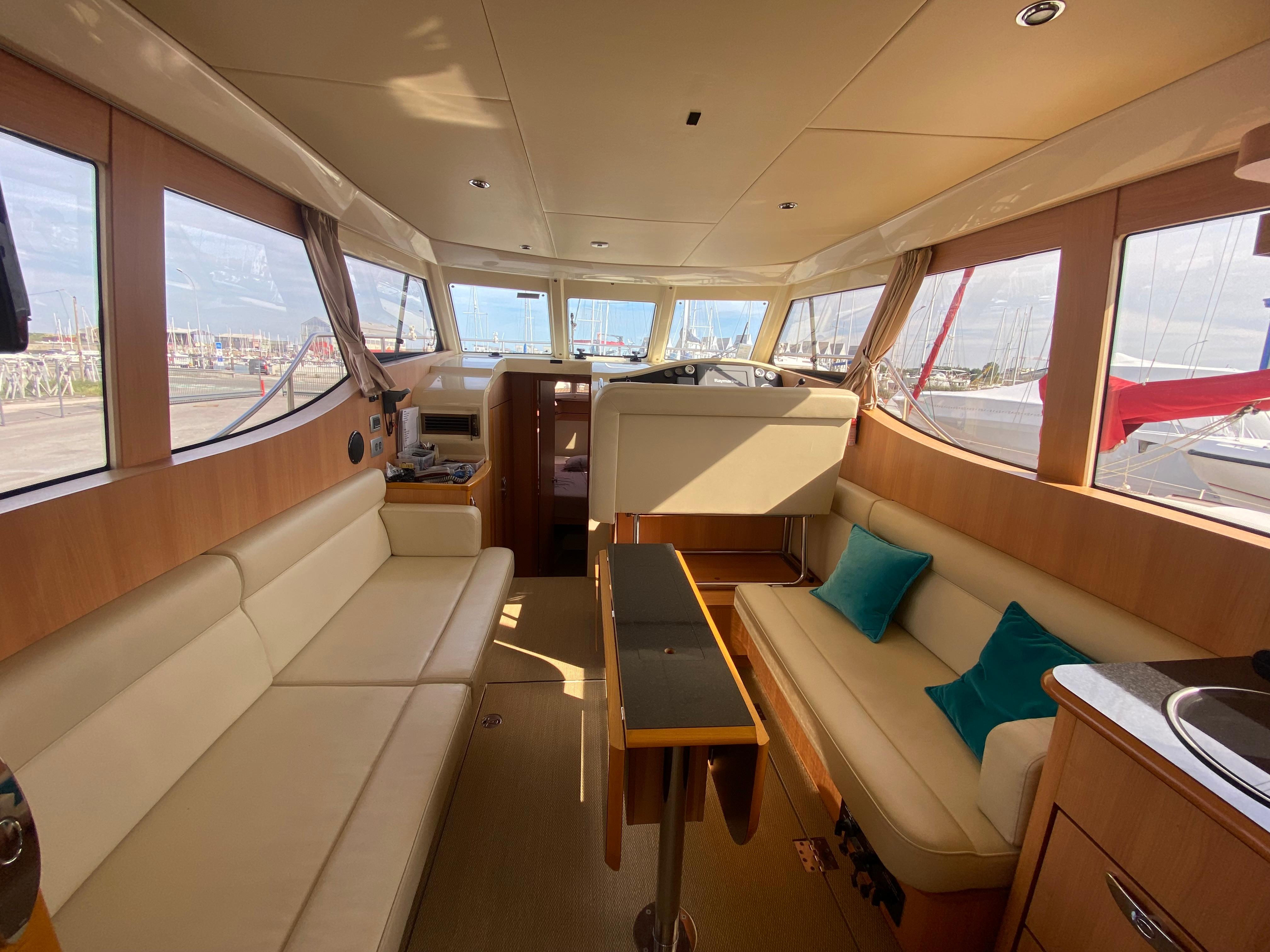 2011 Greenline 33 Motor Yachts for sale - YachtWorld