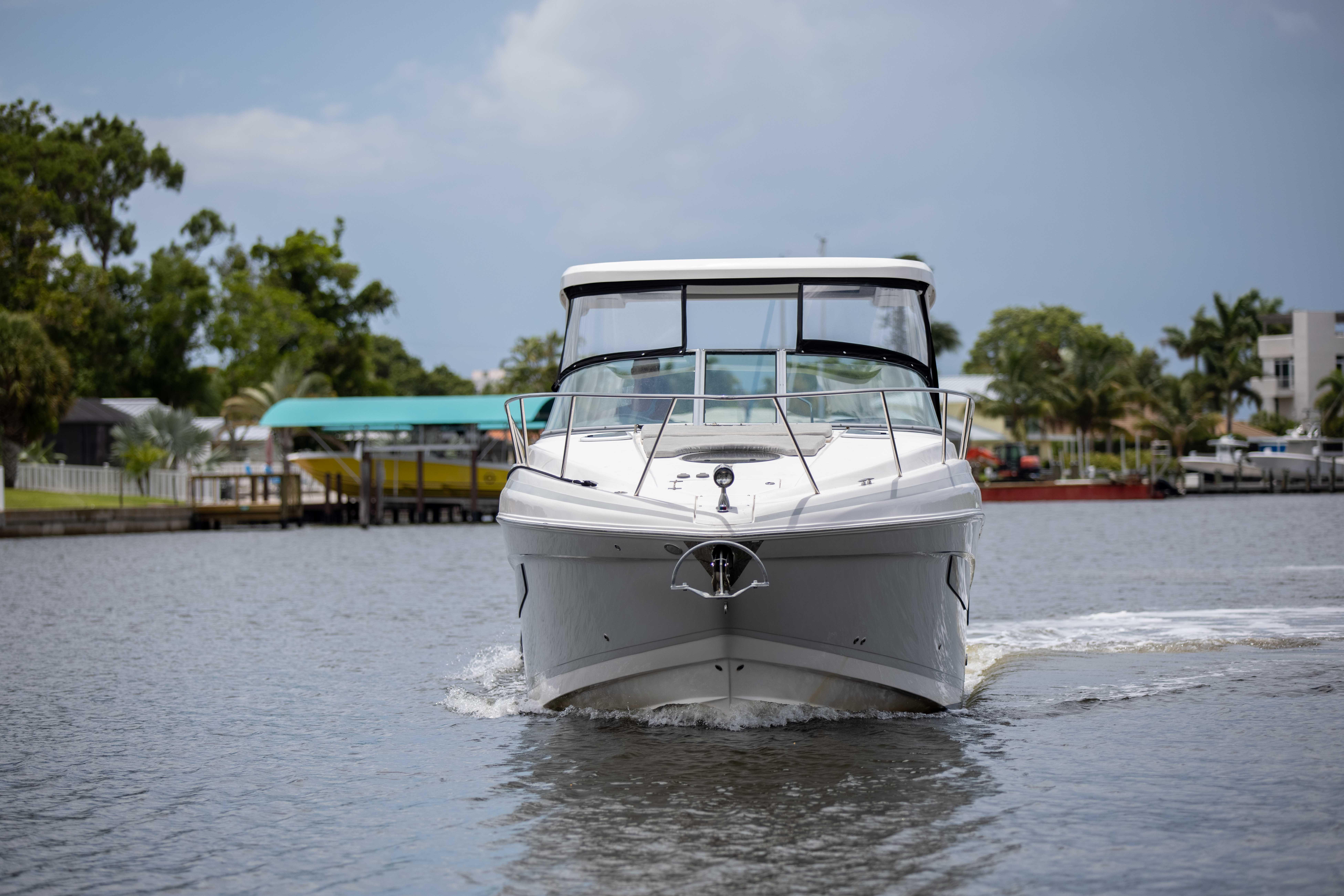 2019 Regal 33 Express Express Cruiser for sale - YachtWorld