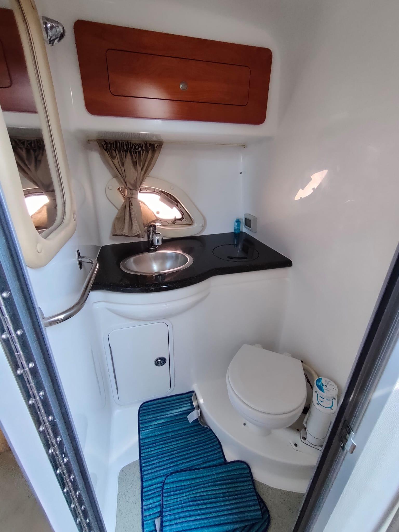 2014 Rinker 310 Express Cruiser Cruiser for sale - YachtWorld