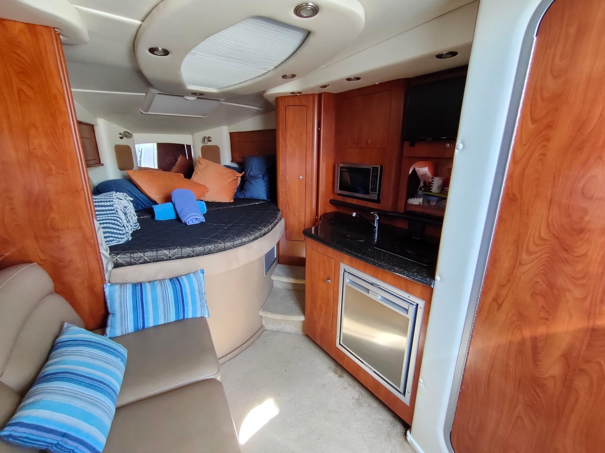 2014 Rinker 310 Express Cruiser Cruiser for sale - YachtWorld