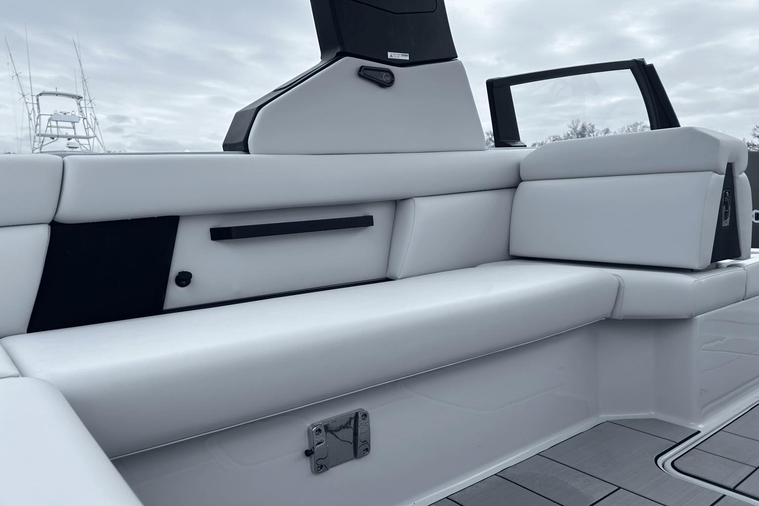 2024 Aviara AV28 Outboard Runabout for sale - YachtWorld