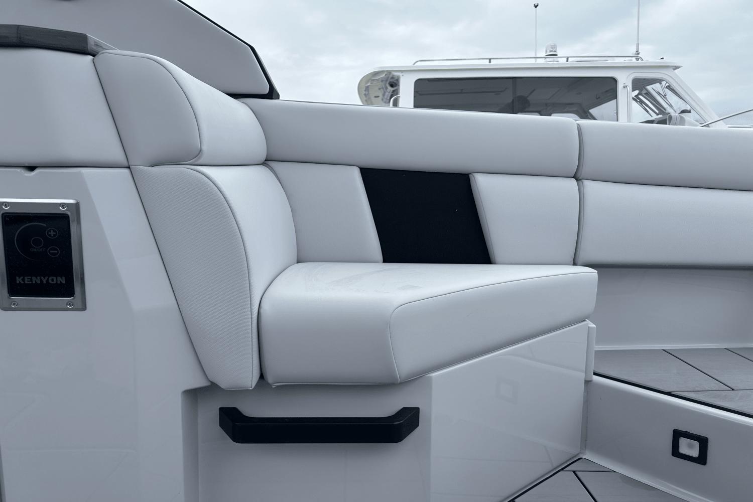 2024 Aviara AV28 Outboard Runabout for sale - YachtWorld