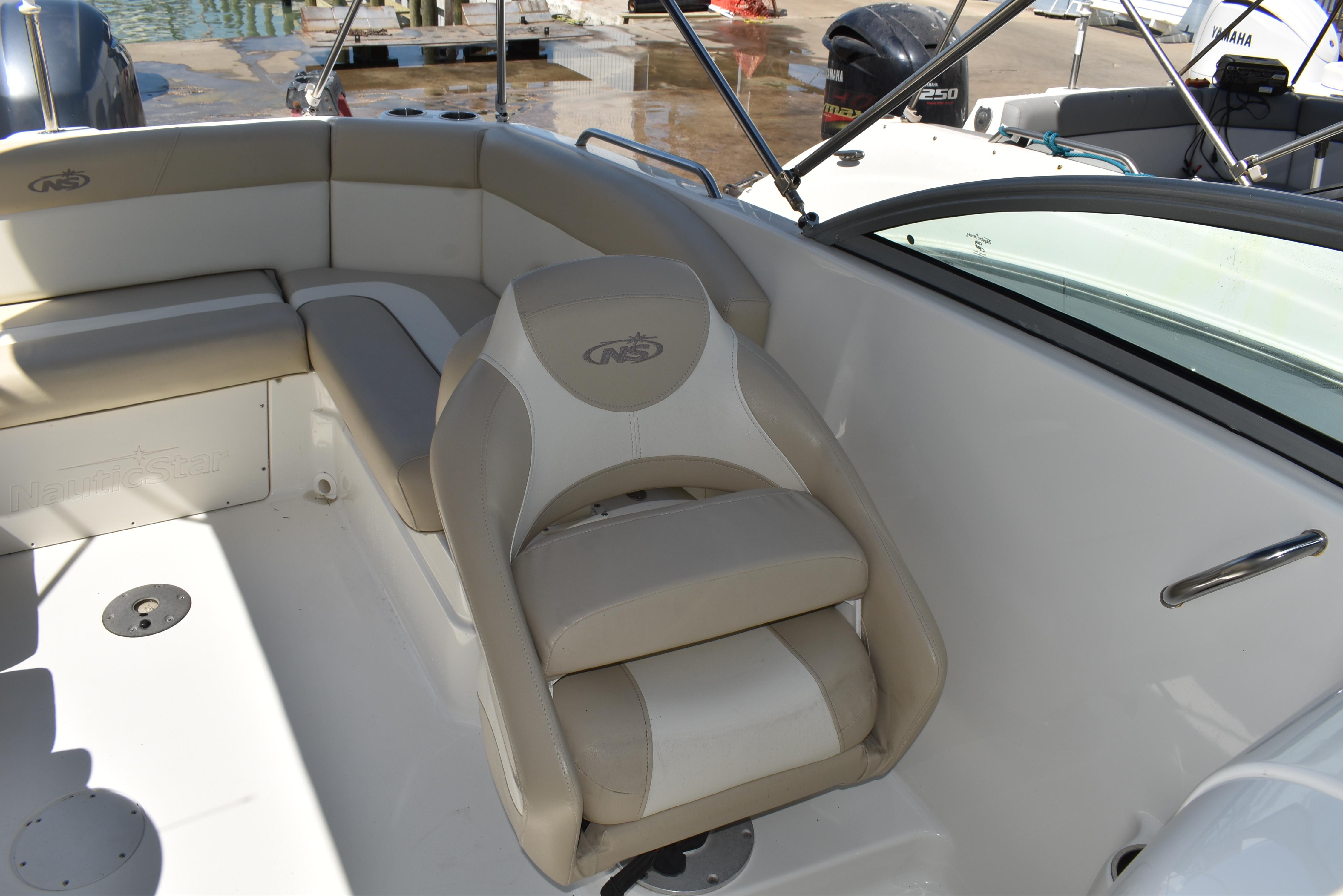2015 NauticStar 243DC Sport Deck Deck for sale - YachtWorld