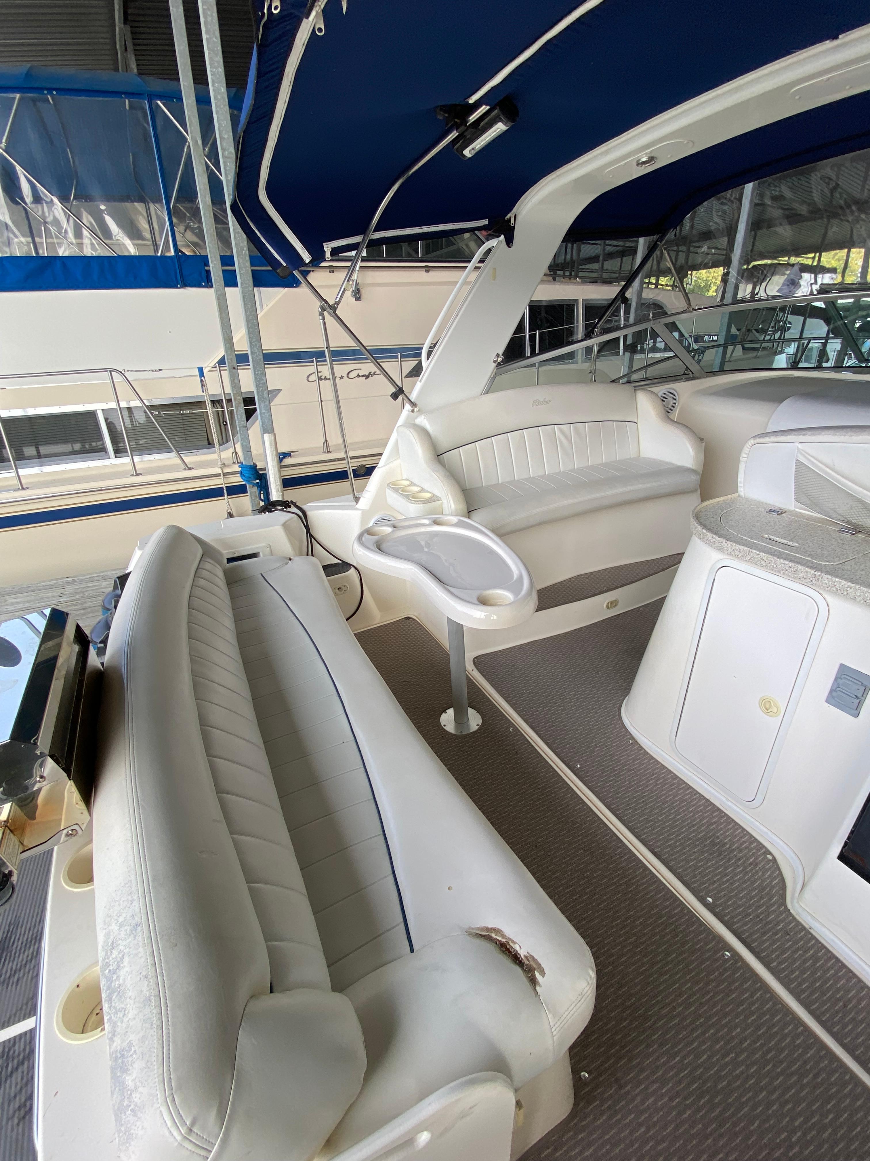 2000 Rinker 340 Fiesta Vee Cruiser for sale - YachtWorld