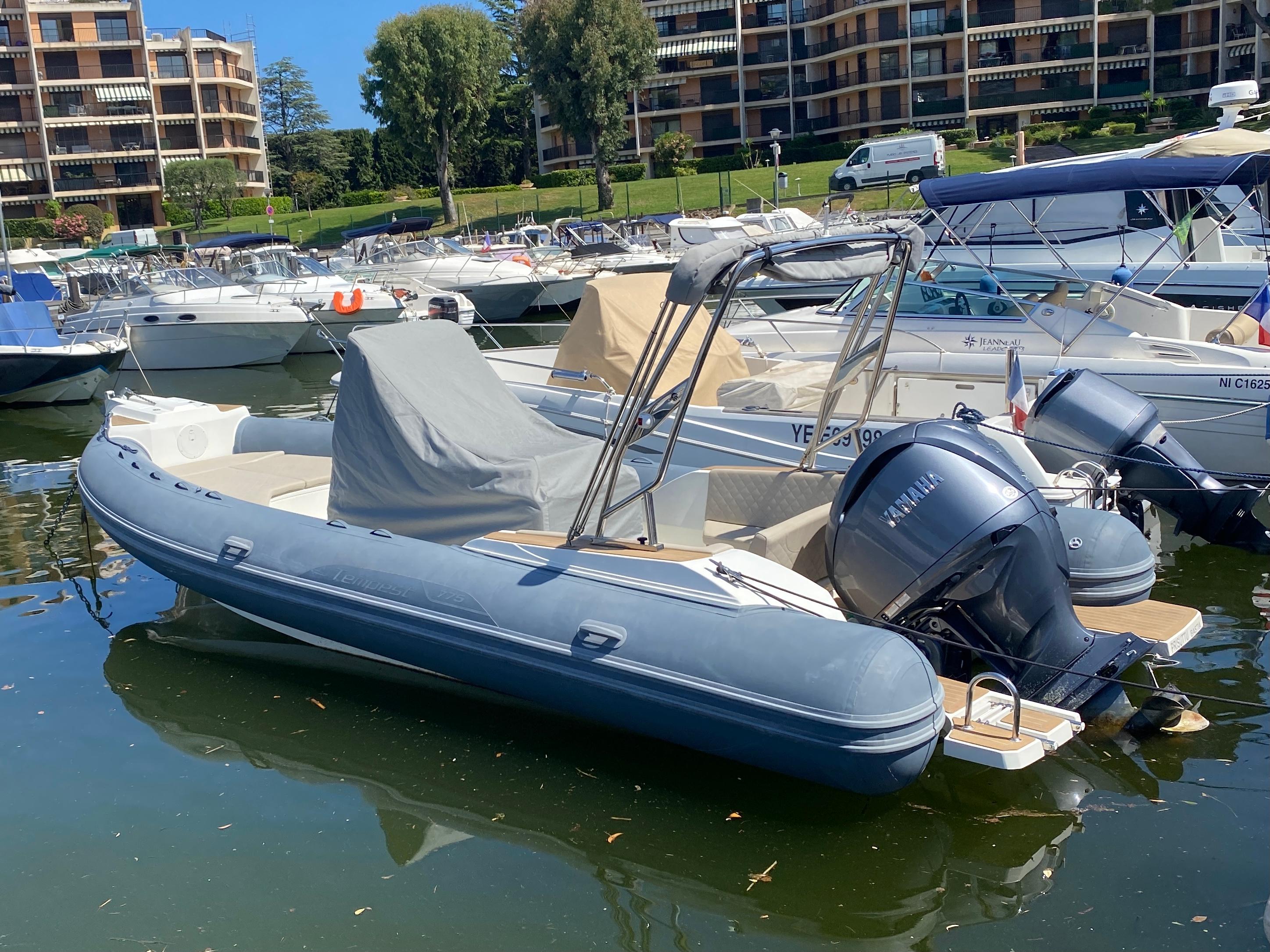 Used Capelli Tempest 775 in 06 - Alpes-Maritimes - iNautia