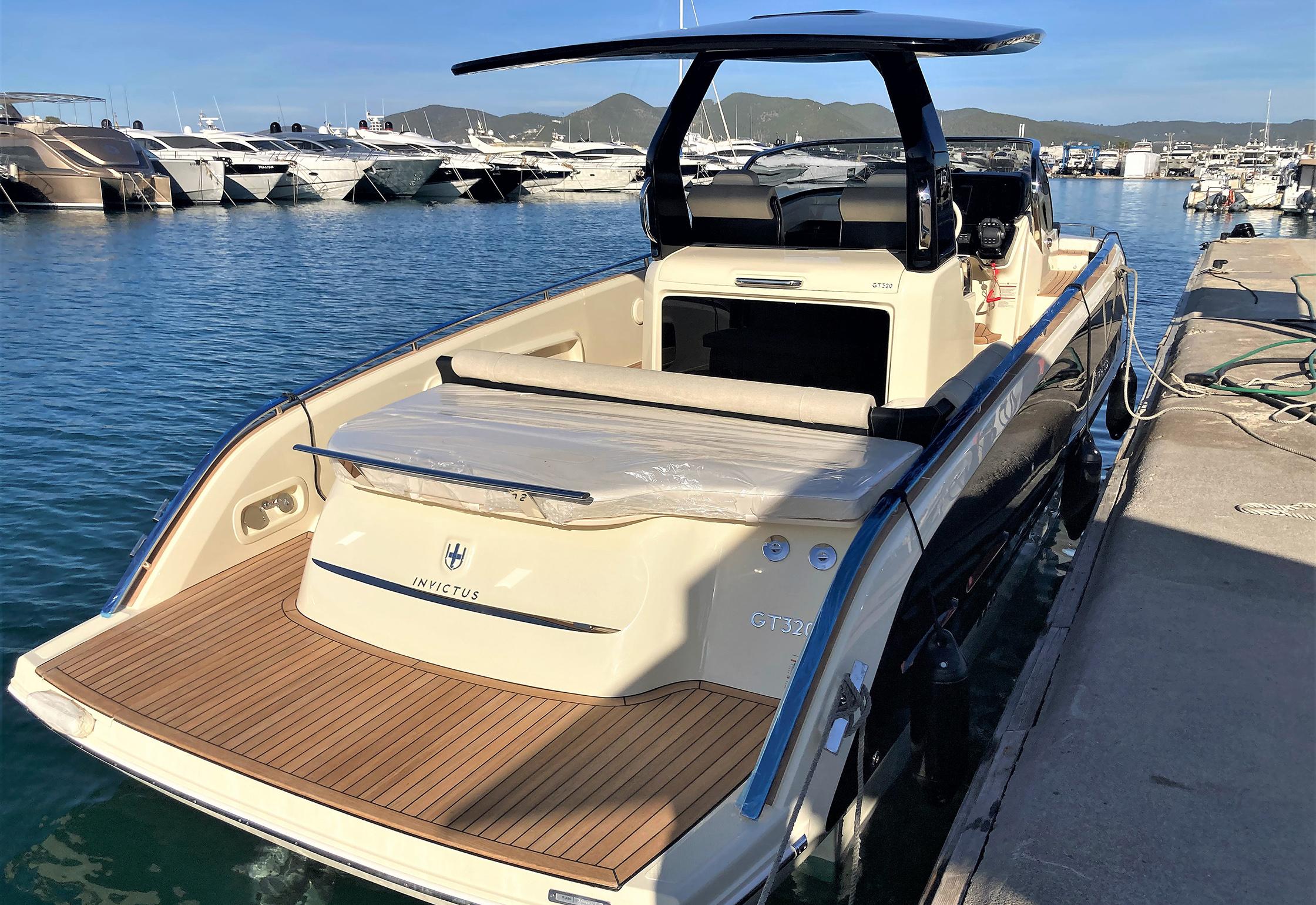 2023 Invictus 320 GT Motor Yachts for sale - YachtWorld