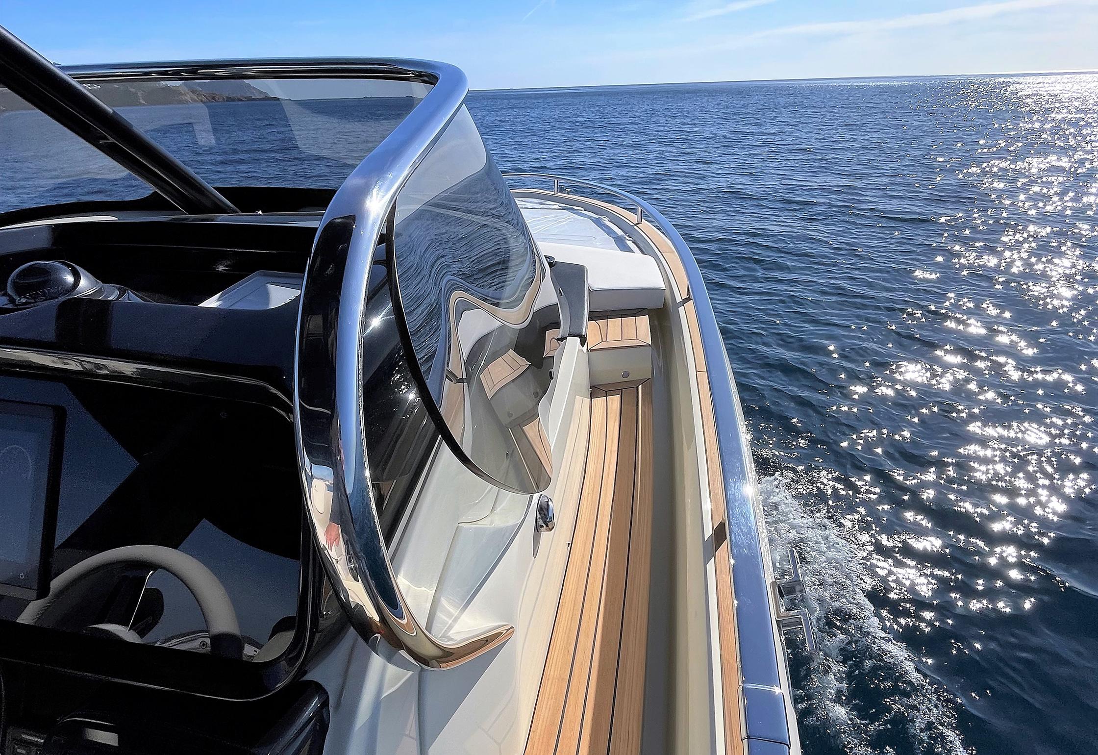 2023 Invictus 320 GT Motor Yachts for sale - YachtWorld